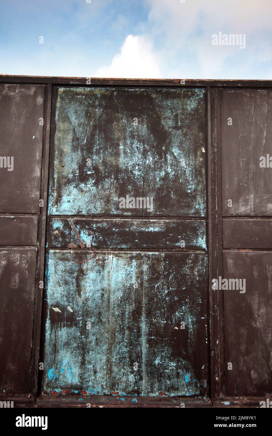 rusty metal garden gate background Stock Photo - Alamy