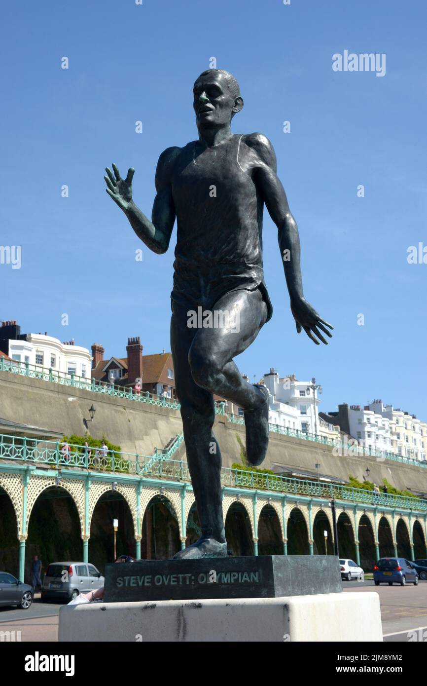 Steve Ovett statue Brighton Stock Photo - Alamy