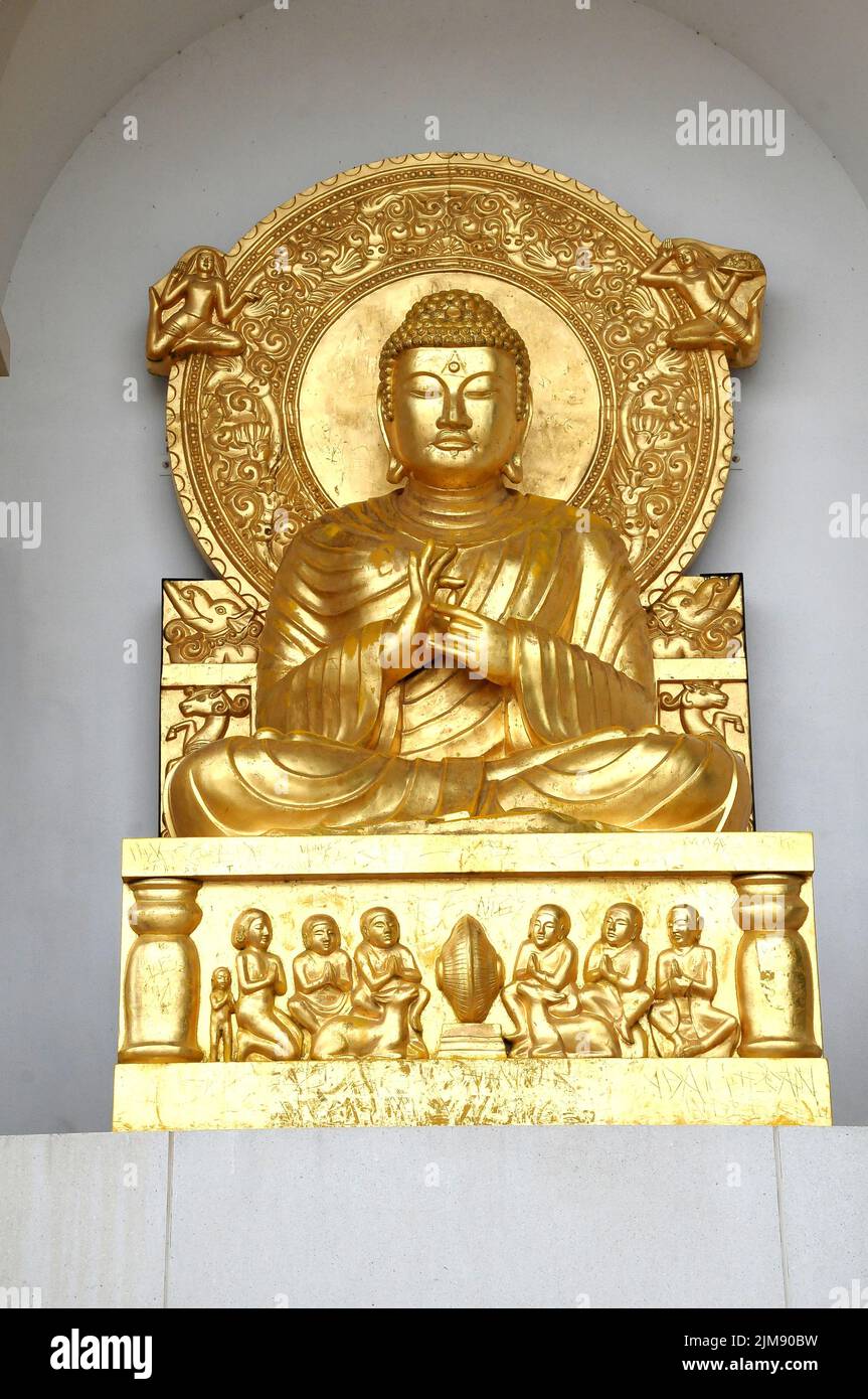 80 pagodas worldwide hi-res stock photography and images - Alamy