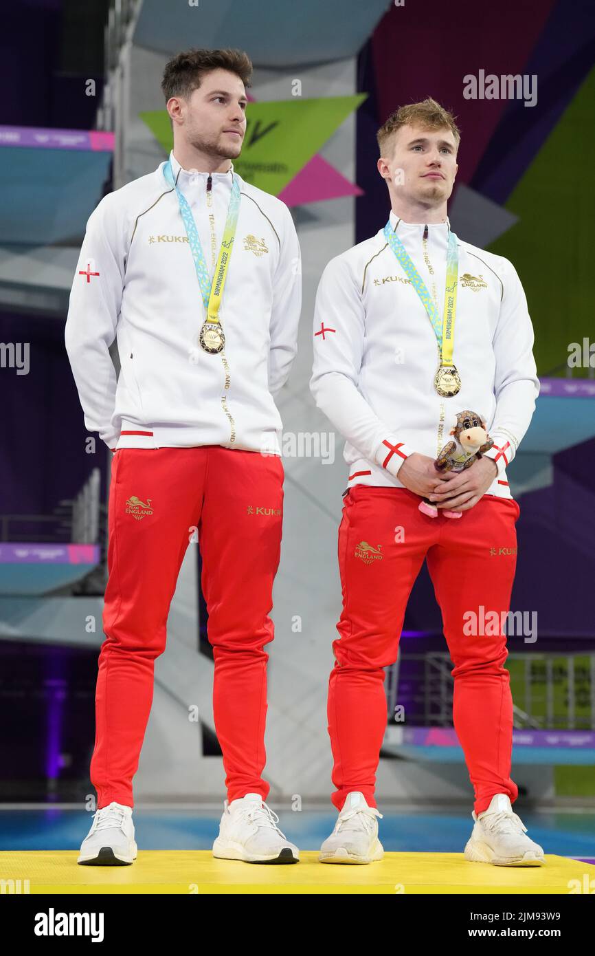 England's Anthony Harding and Jack Laugher with their Gold medals won ...