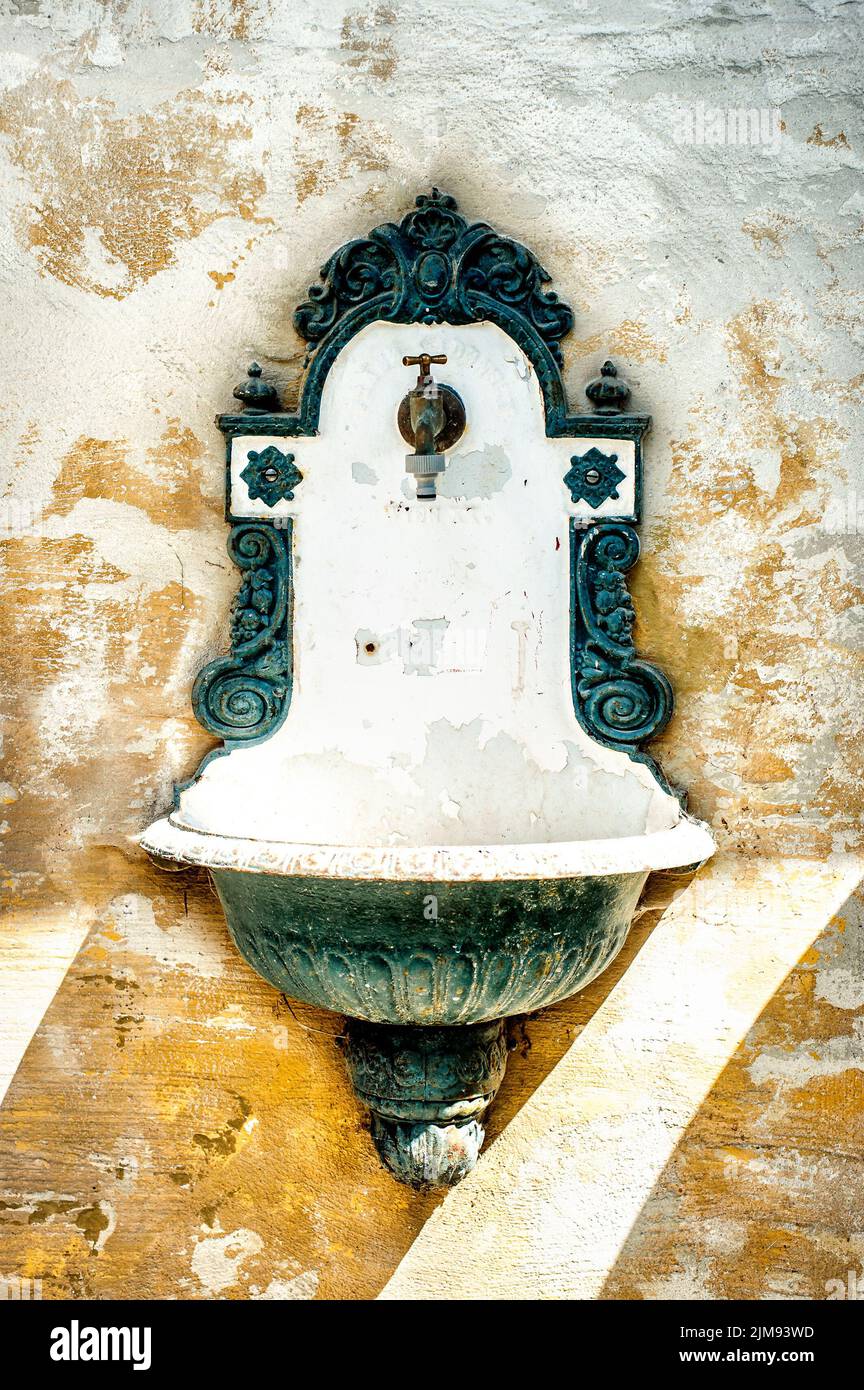 Antique Washing Basin Stock Photo - Alamy