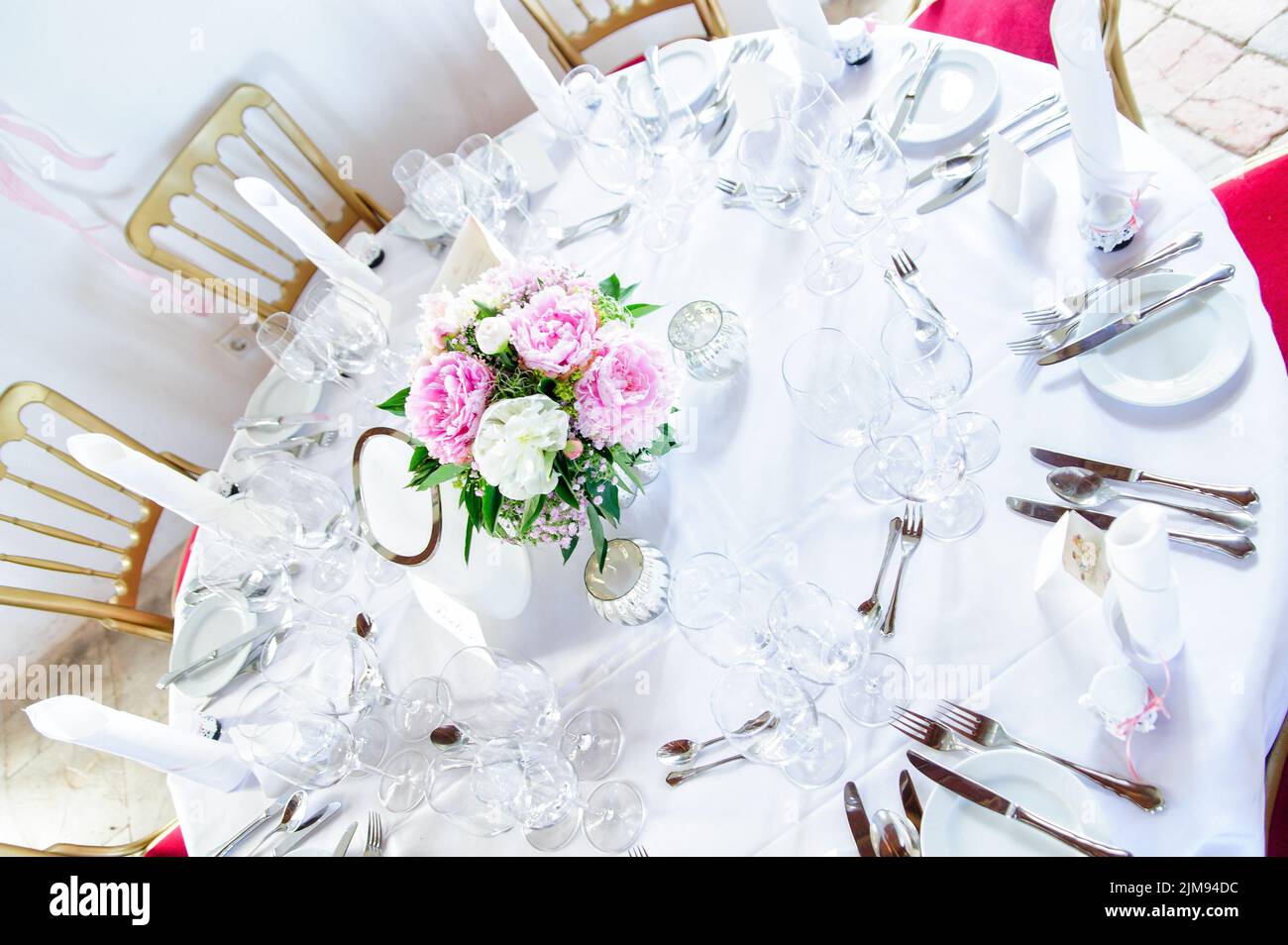 Round glass table with decoration hi-res stock photography and images ...
