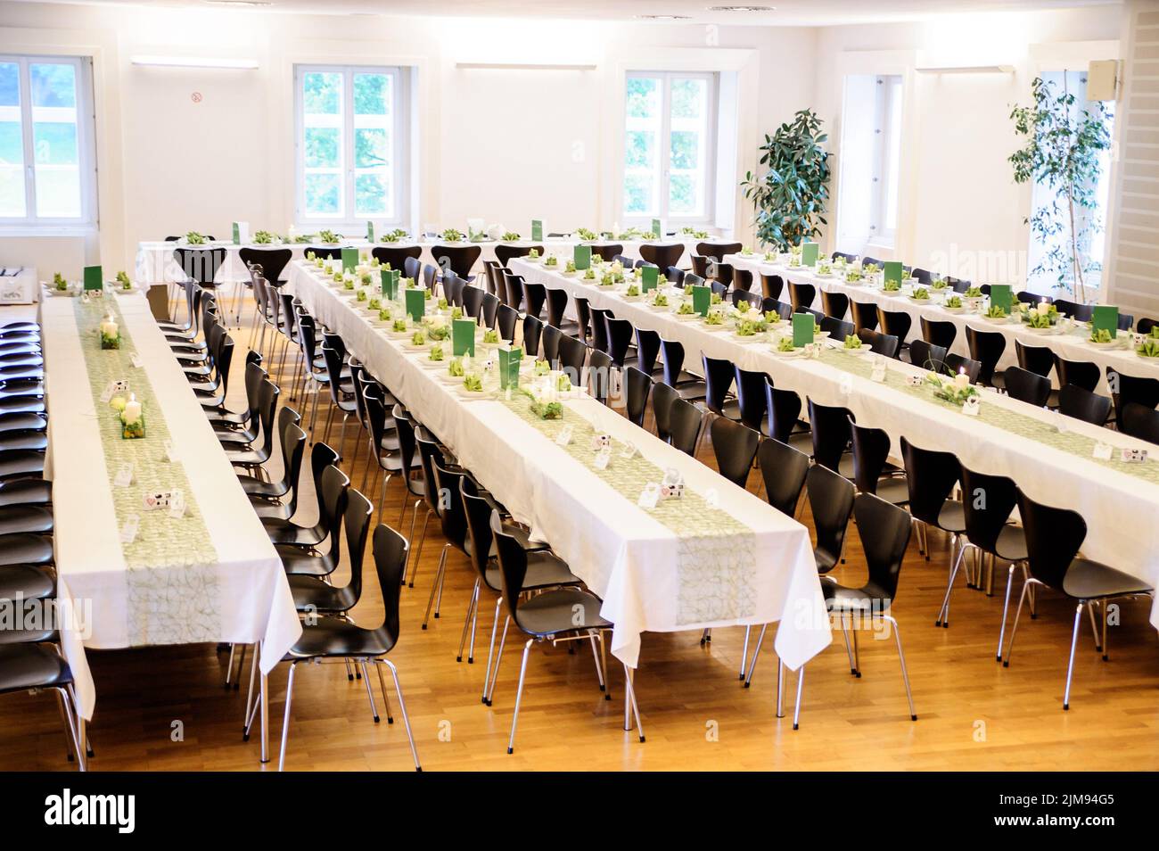 Hall tables hi-res stock photography and images - Alamy