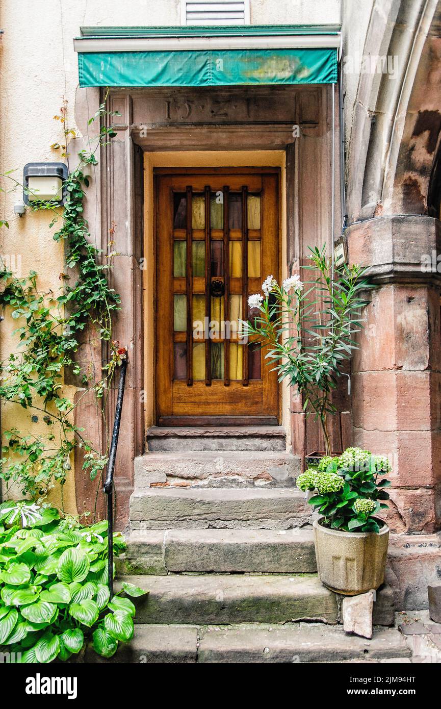 Exterior beautiful vintage house hi-res stock photography and images ...