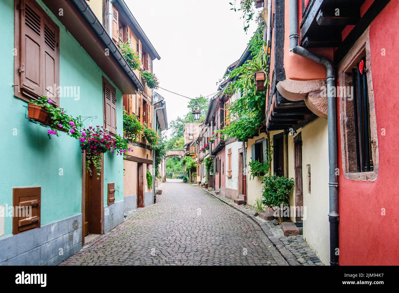 Medieval town alley hi-res stock photography and images - Alamy