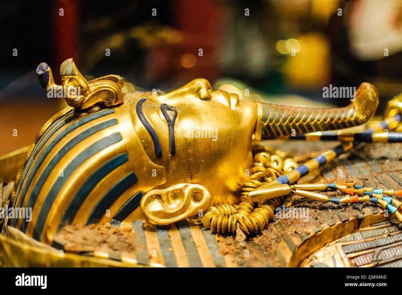Mask of pharaoh Tutankhamun Stock Photo - Alamy