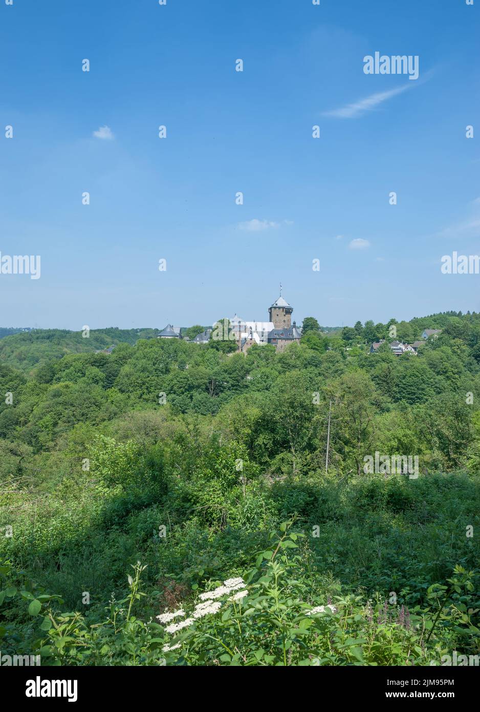 Schloss burg castle hi-res stock photography and images - Alamy
