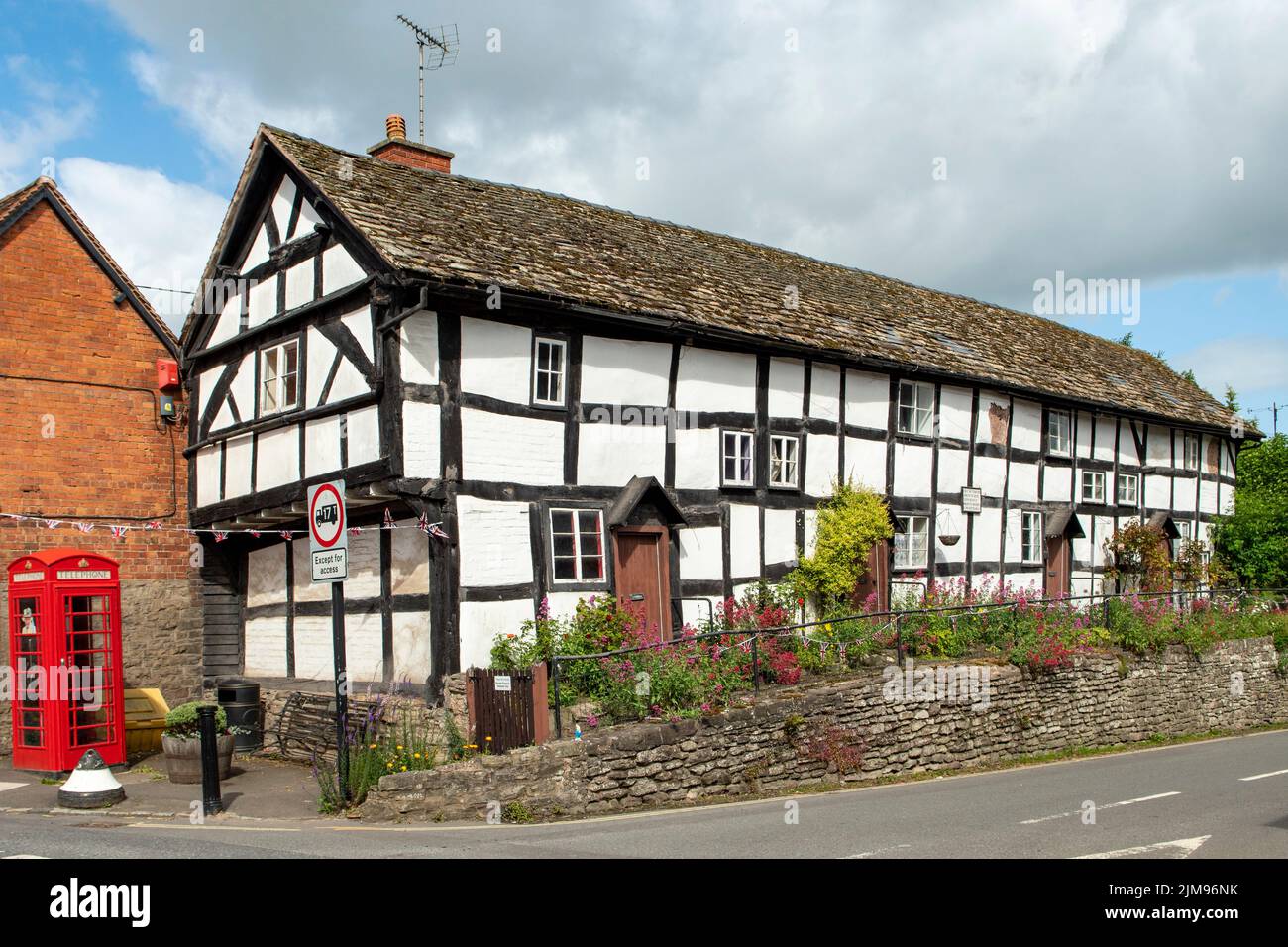 Tudor Half-timbered Building, Pembridge, Herefordshire, England Stock ...