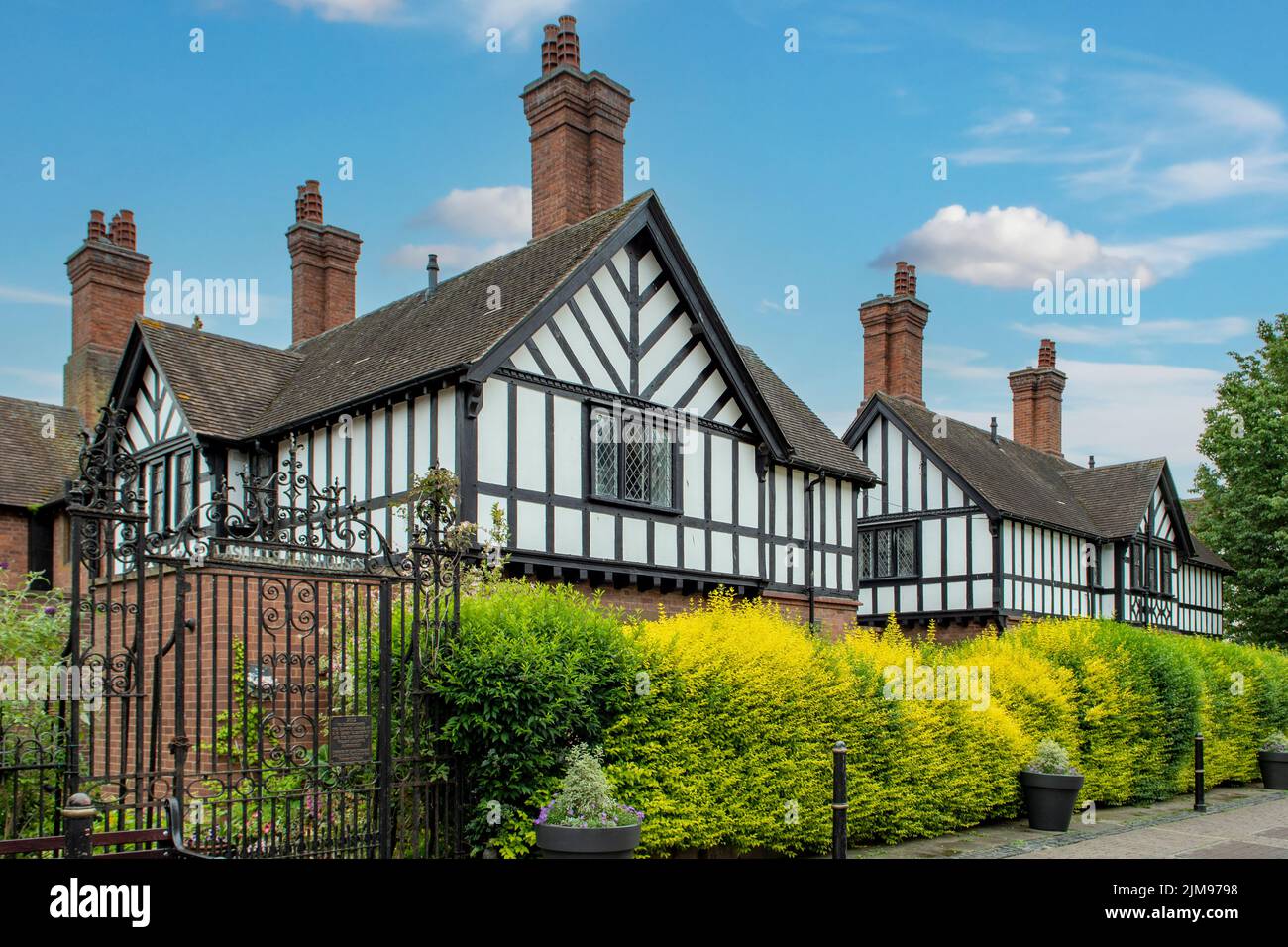 Lasletts almhouses hi-res stock photography and images - Alamy