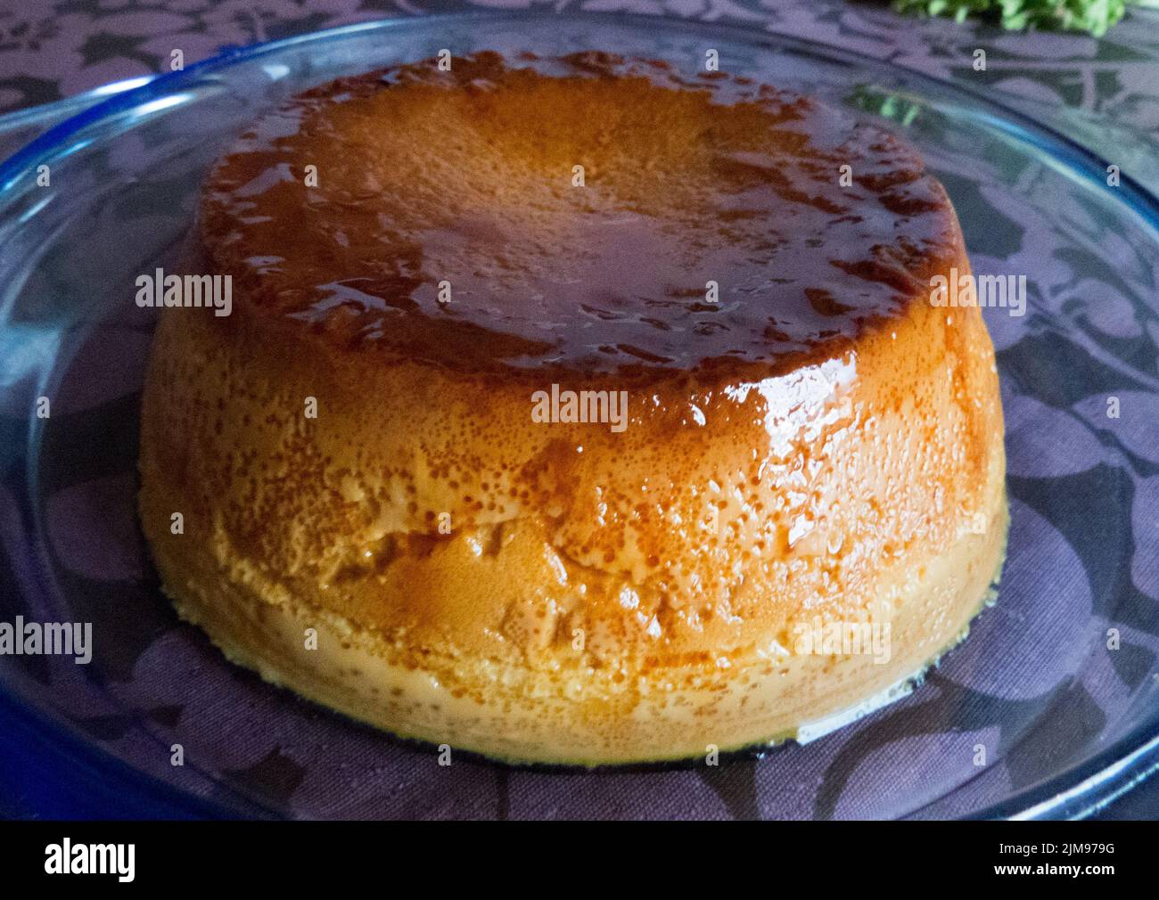 Plato cristal hi-res stock photography and images - Alamy