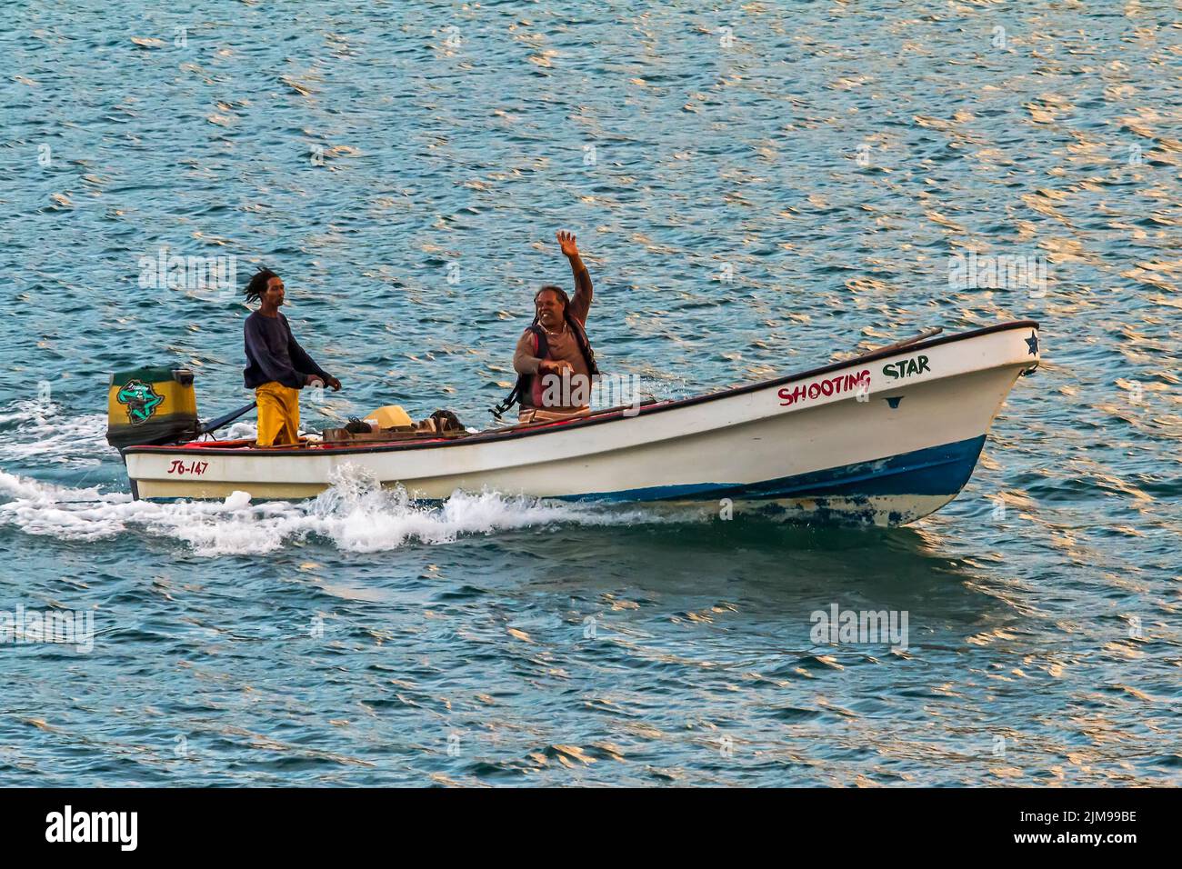 People waving goodbye hi-res stock photography and images - Alamy