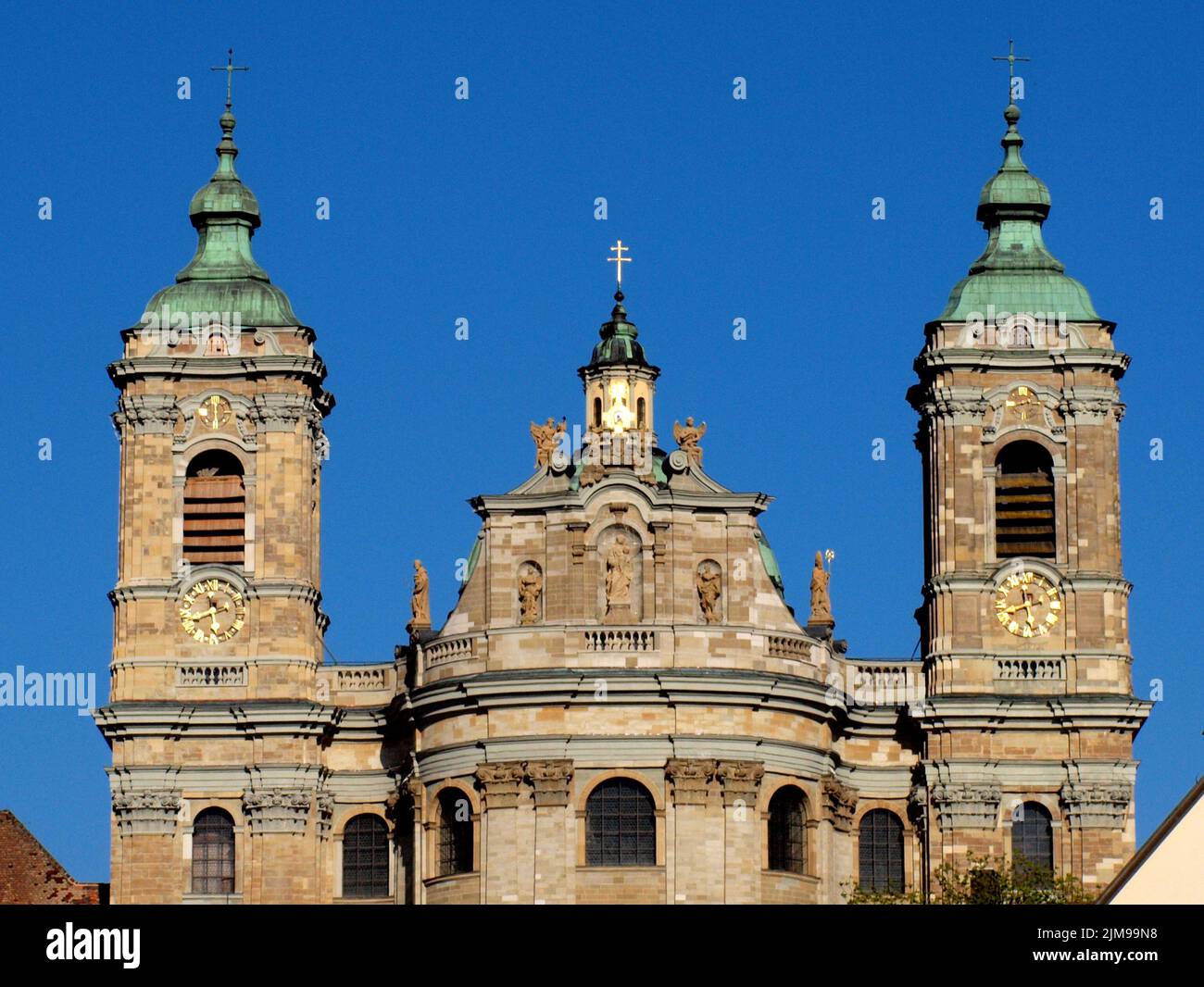 Basilica front hi-res stock photography and images - Alamy