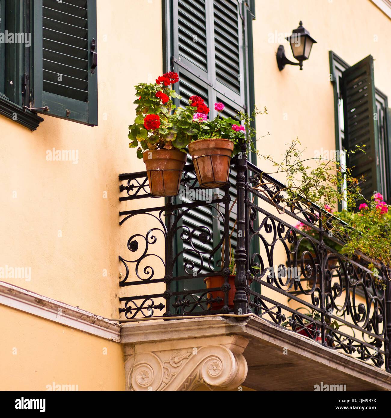 White windows hi-res stock photography and images - Alamy