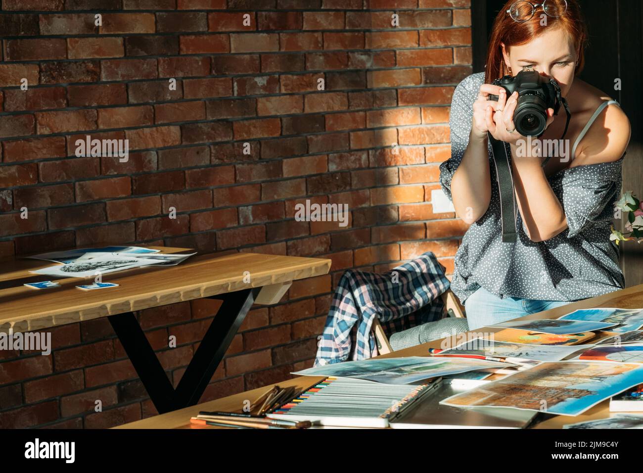 artist blogger drawing painter photo copy space Stock Photo - Alamy