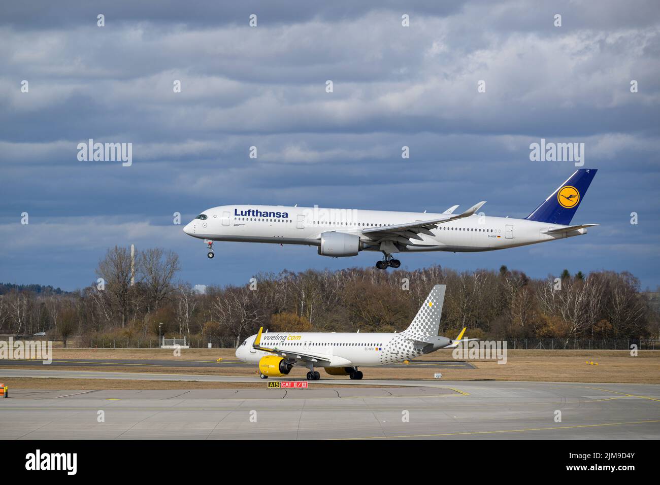 Lufthansa Airbus A350-941 With The Aircraft Registration D-AIXF Is ...