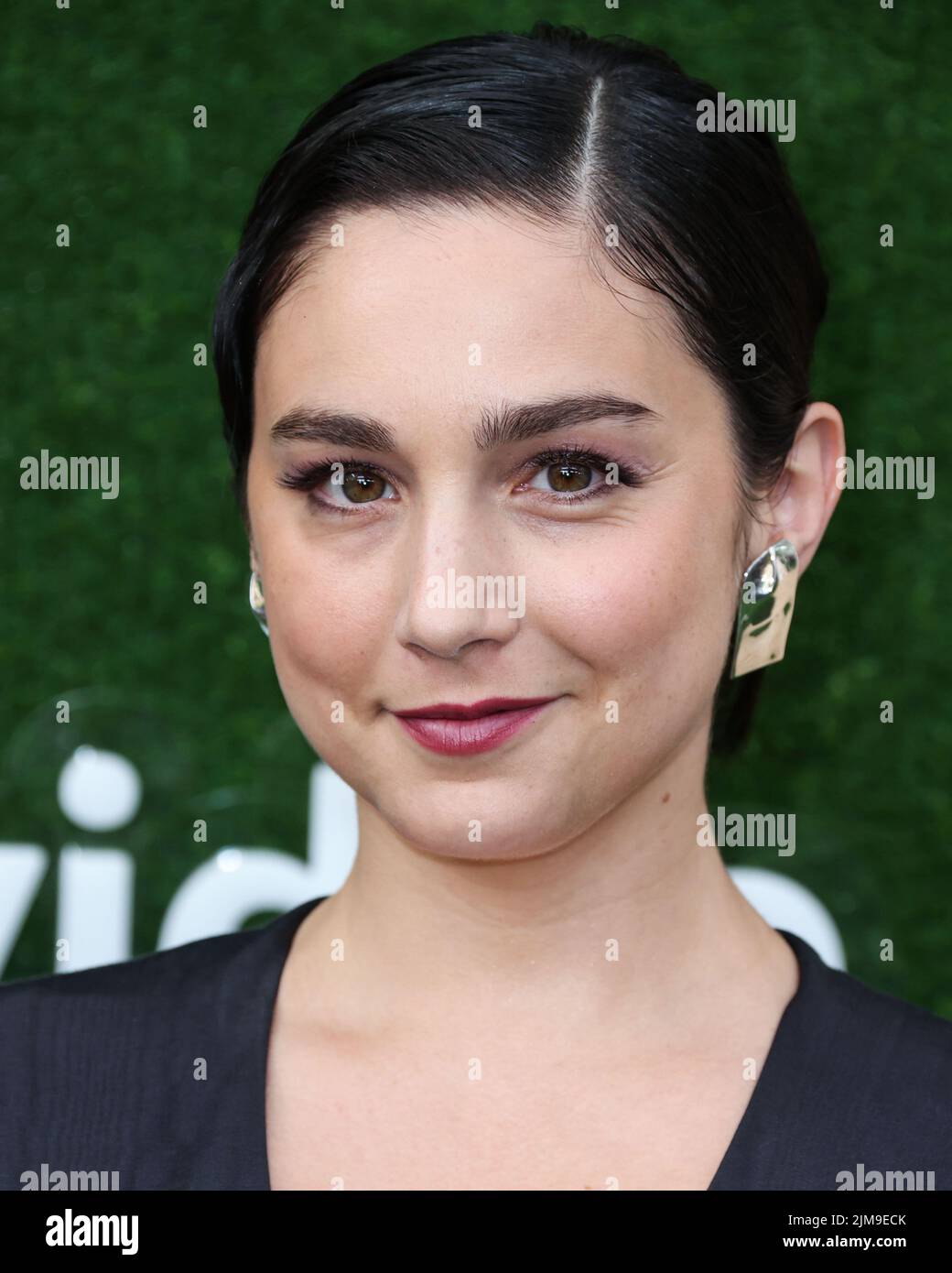 Molly Ephraim's Instagram, Twitter & Facebook on IDCrawl