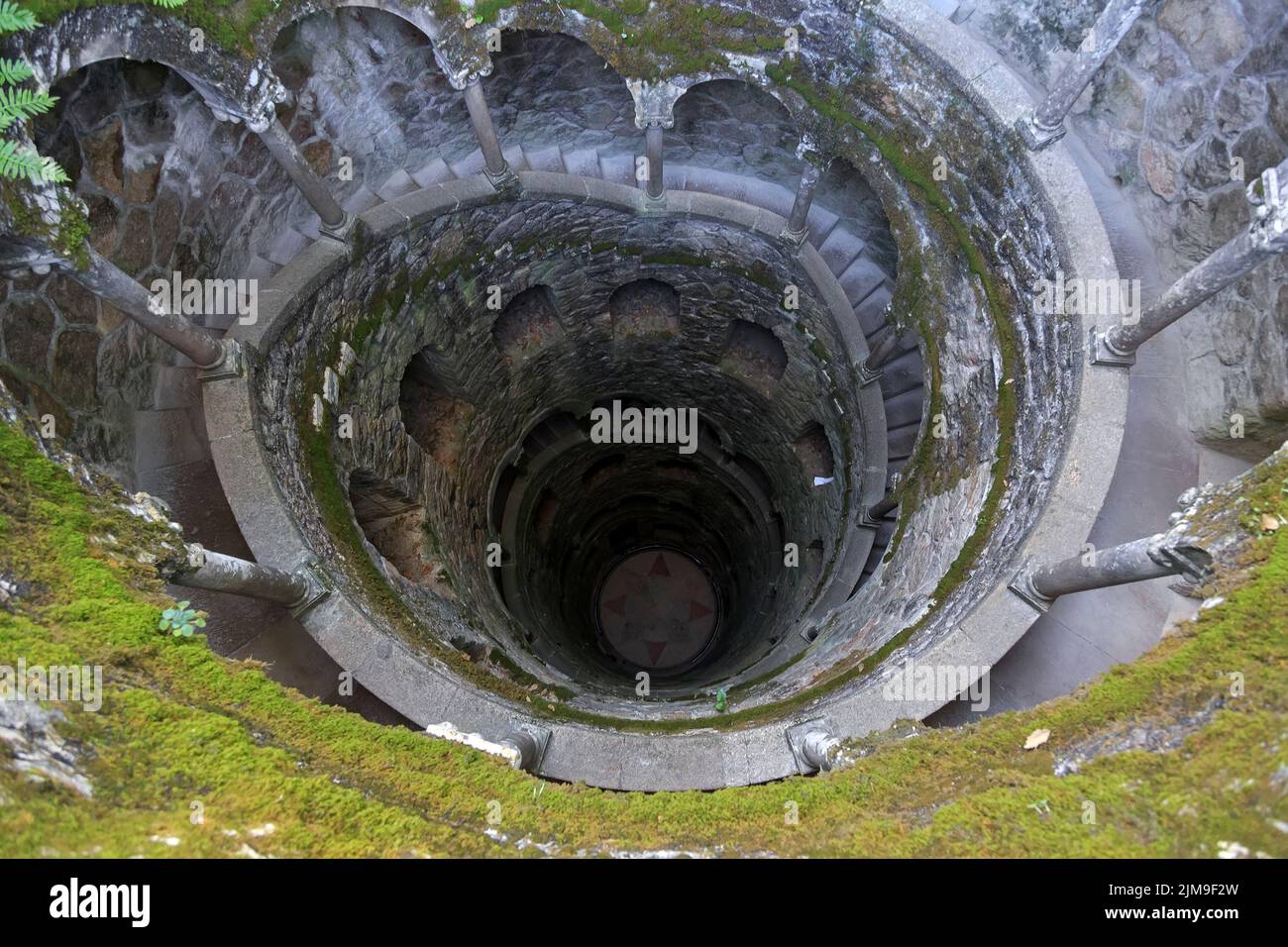 Initiation well in Quinta da Regaleira, Sintra Stock Photo - Alamy
