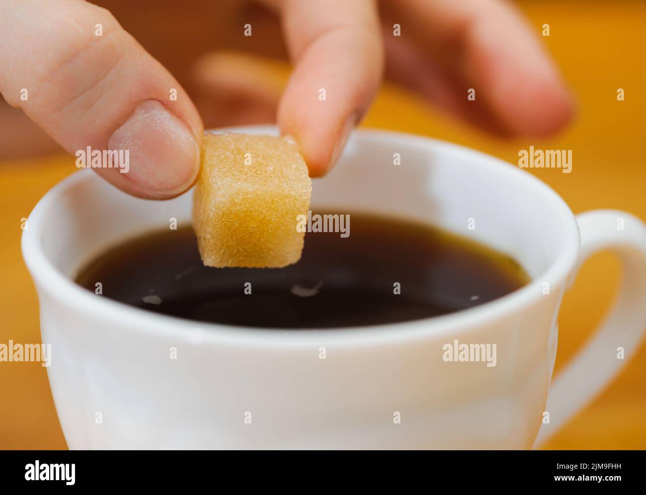 Lump sugar hi-res stock photography and images - Alamy