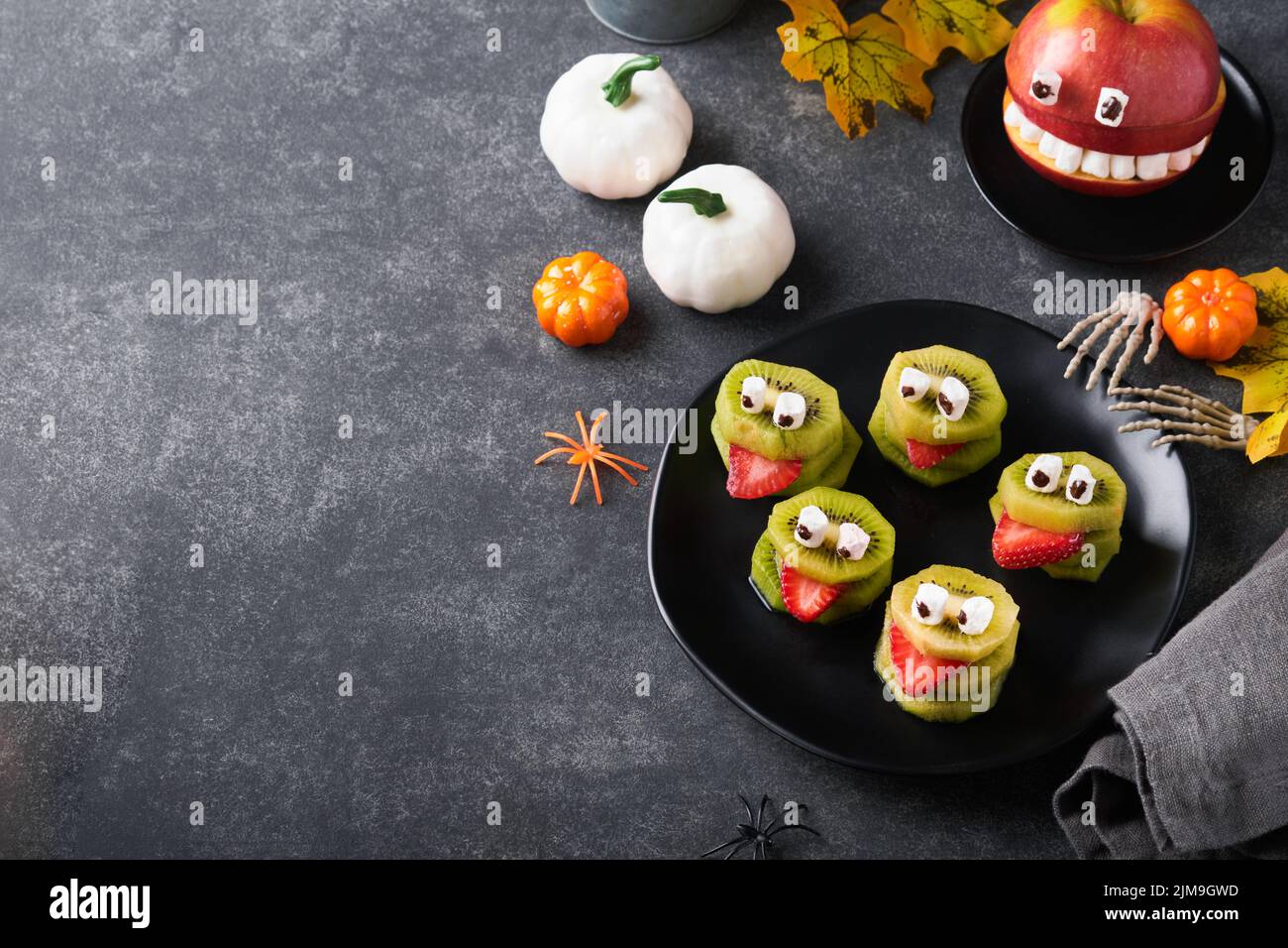 Spooky green kiwi monsters for Halloween. Healthy Fruit Halloween ...