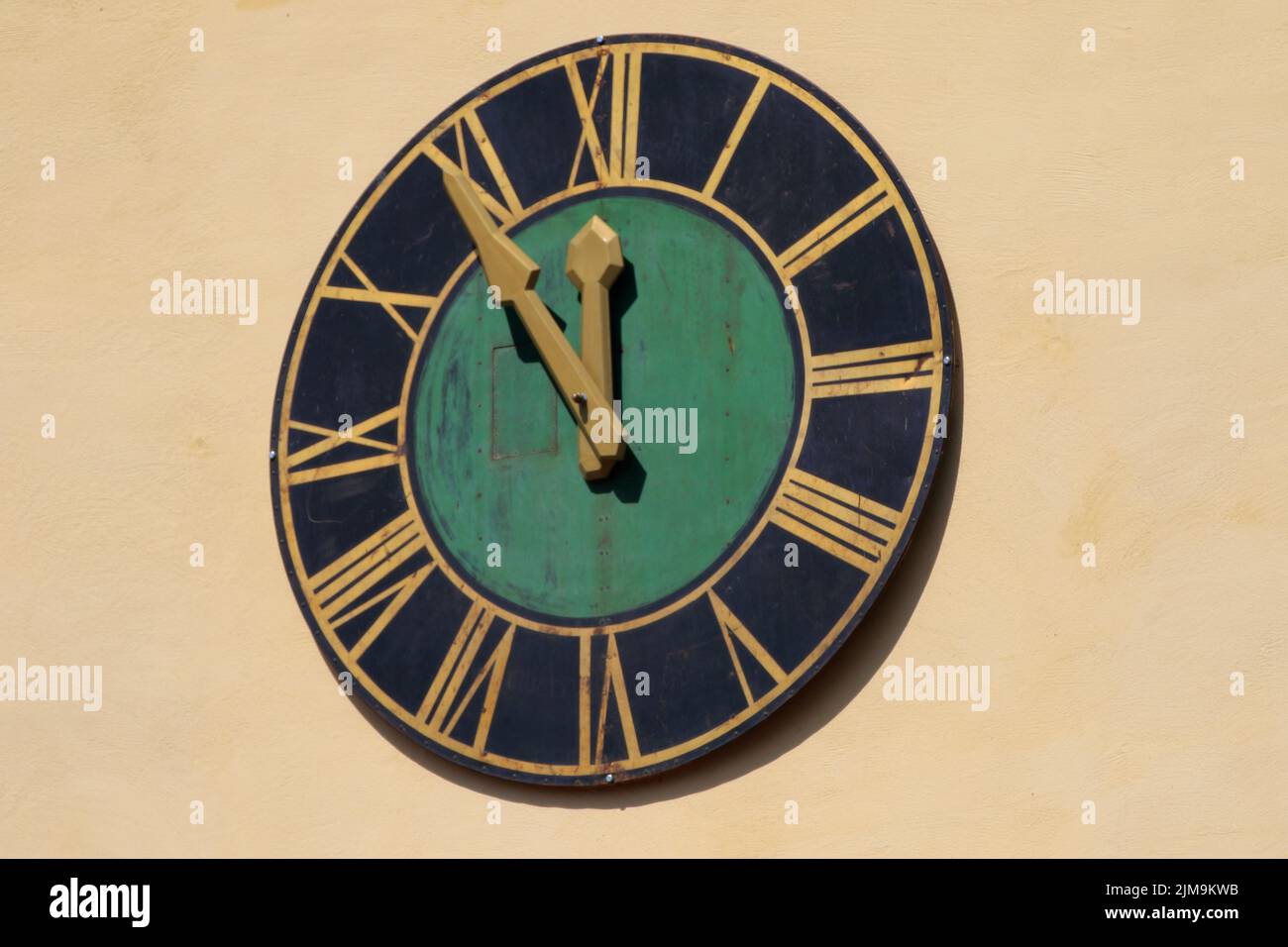 Roman numerals 5 hi-res stock photography and images - Alamy