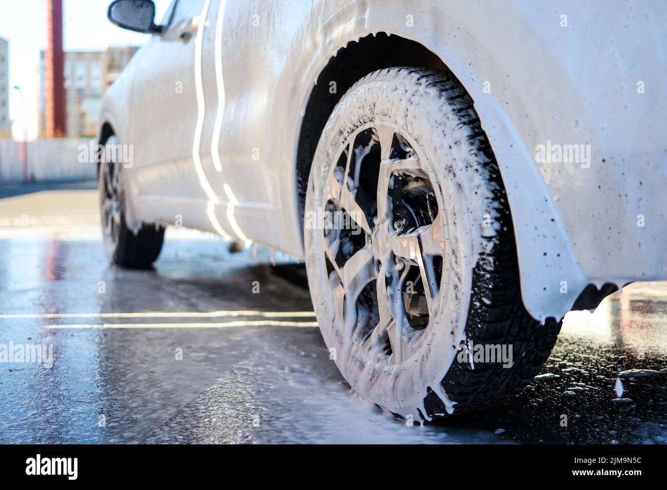 Wheel wash hi-res stock photography and images - Alamy