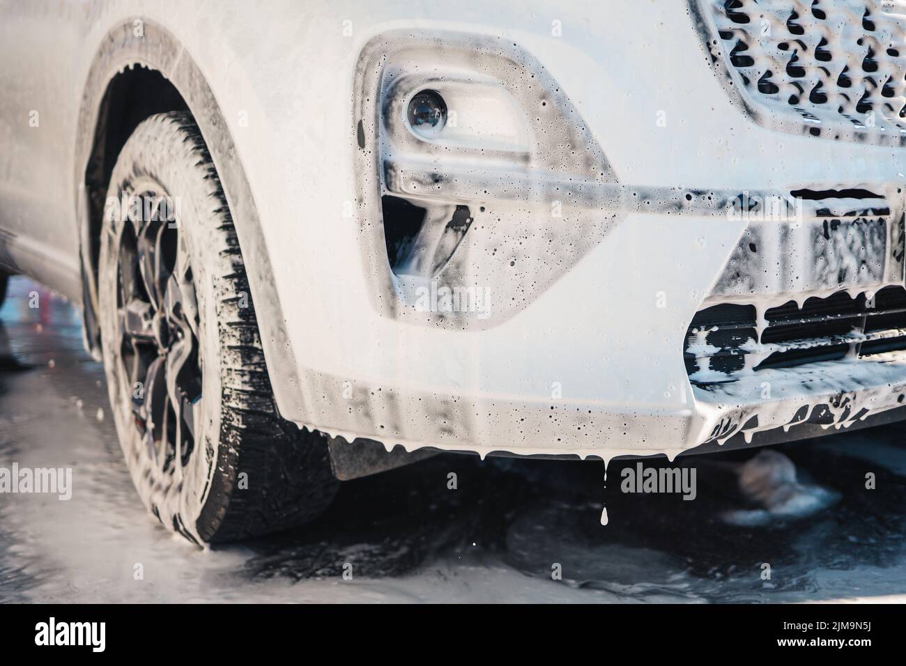 Wheel wash hi-res stock photography and images - Alamy