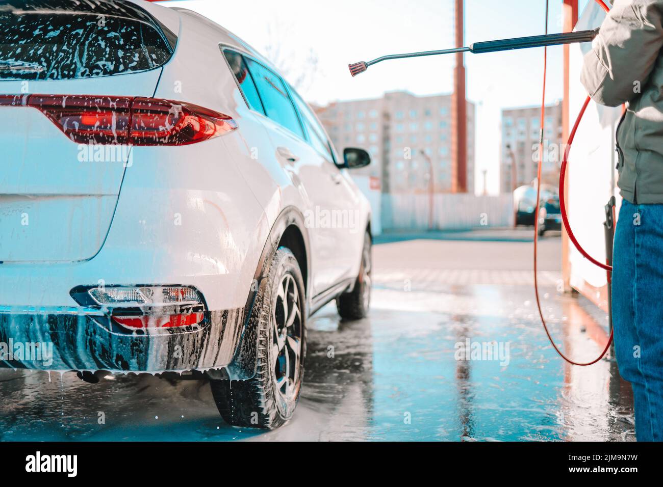 Car washers hi-res stock photography and images - Alamy