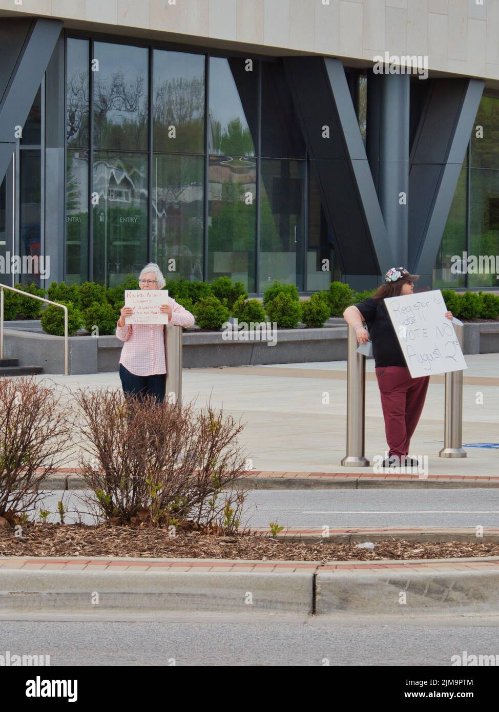 A Pro-Choice Rally - Roe v. Wade - Johnson County Kansas Courthouse in ...