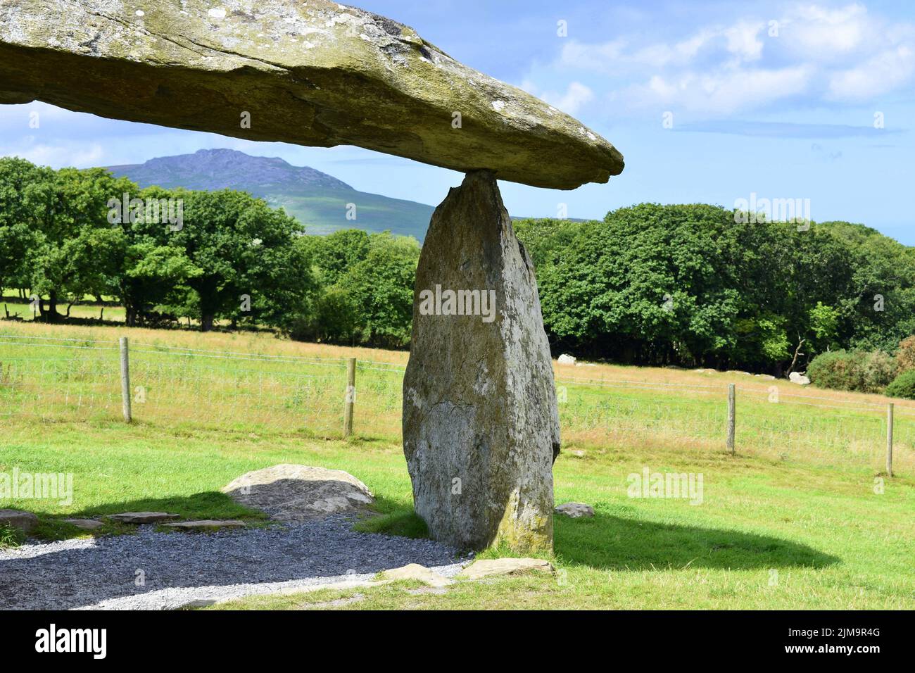 The floating stone hi-res stock photography and images - Alamy