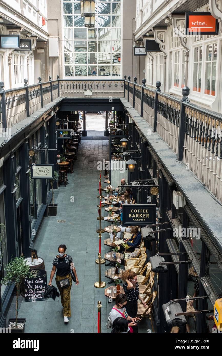 Castle arcade cardiff hi-res stock photography and images - Alamy