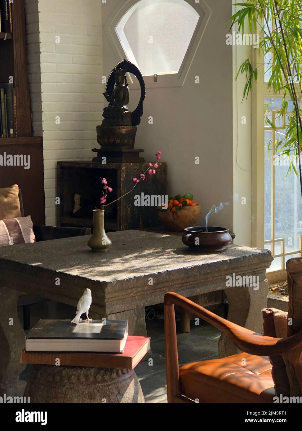 Altar of flowers hi-res stock photography and images - Alamy