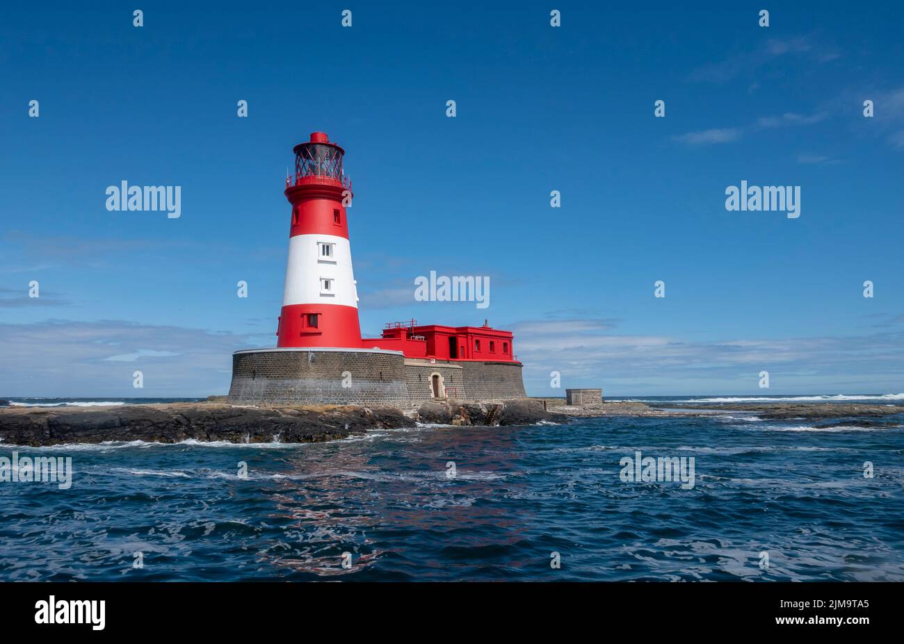 Longstone lighthouse farne islands hi-res stock photography and images ...
