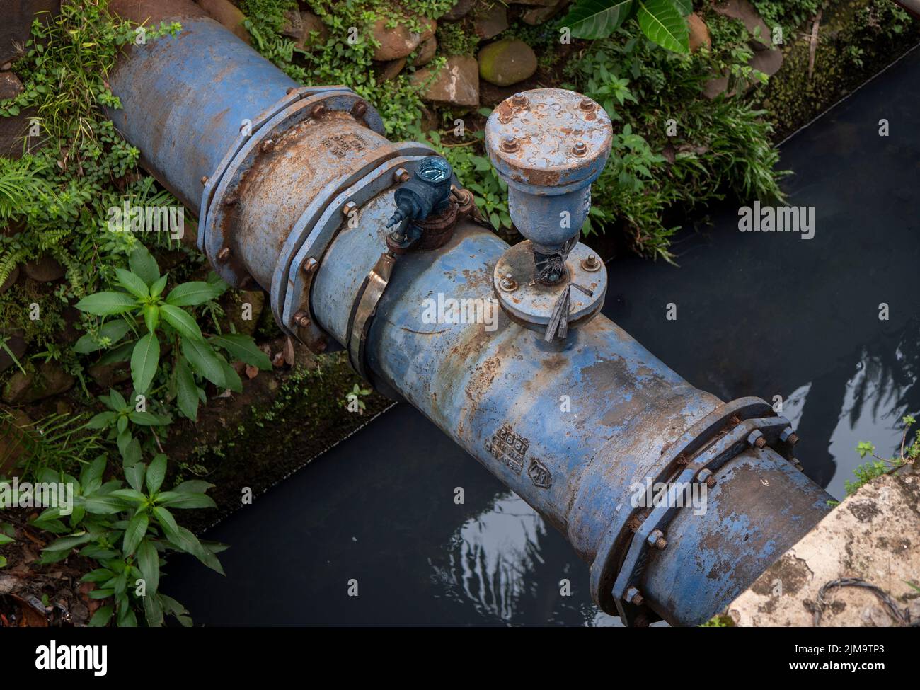 Old gas water pipe hi-res stock photography and images - Alamy