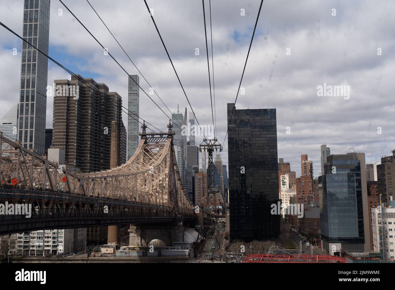 The Ed Koch bridge from Roosvelt Island, New york Stock Photo - Alamy