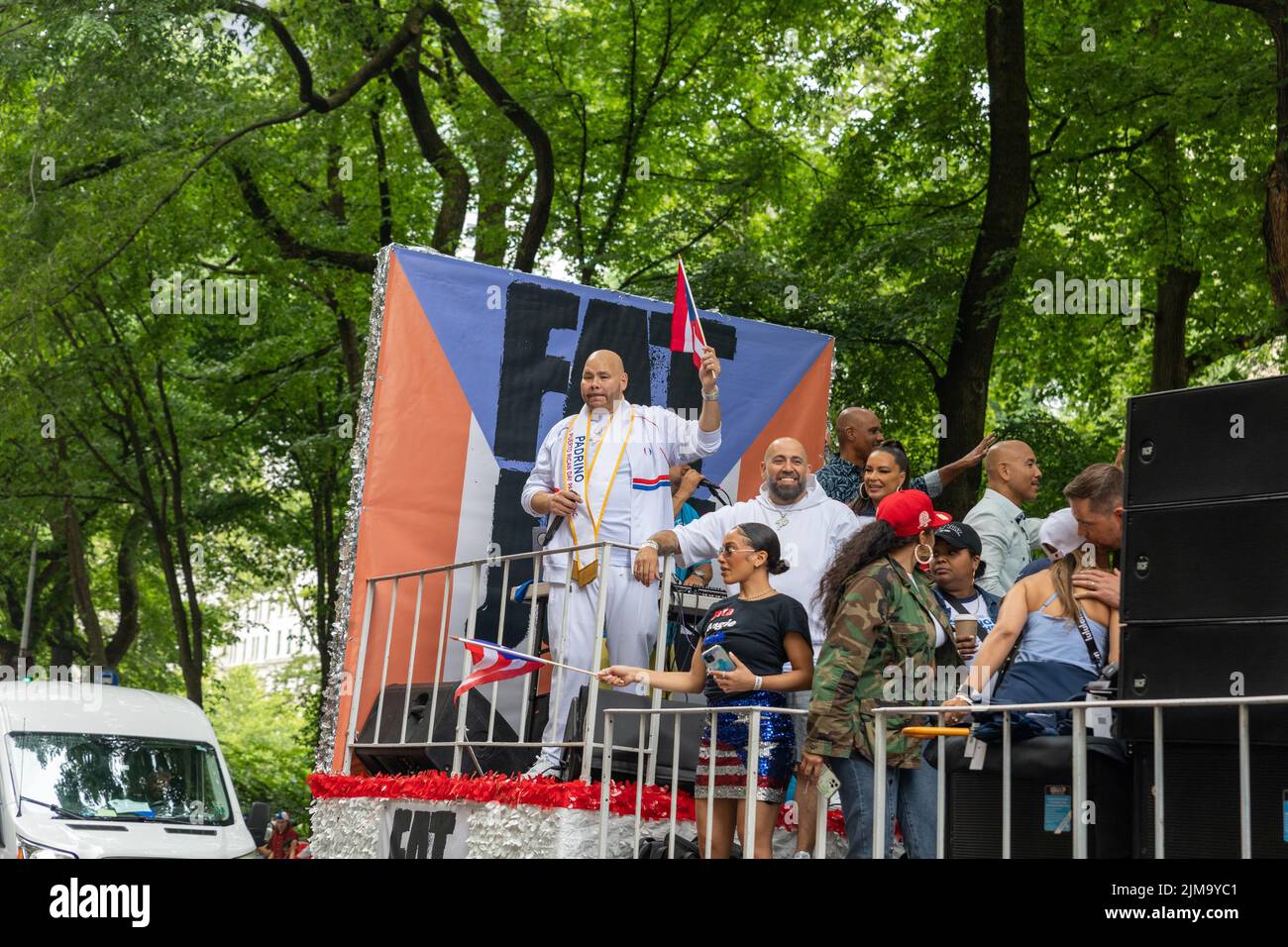 Puerto rican day parade people hi-res stock photography and images - Alamy
