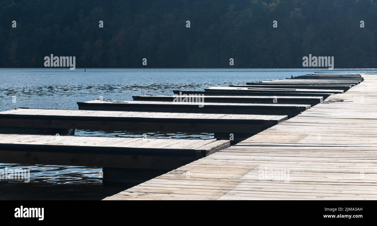 Empty boat hi-res stock photography and images - Alamy