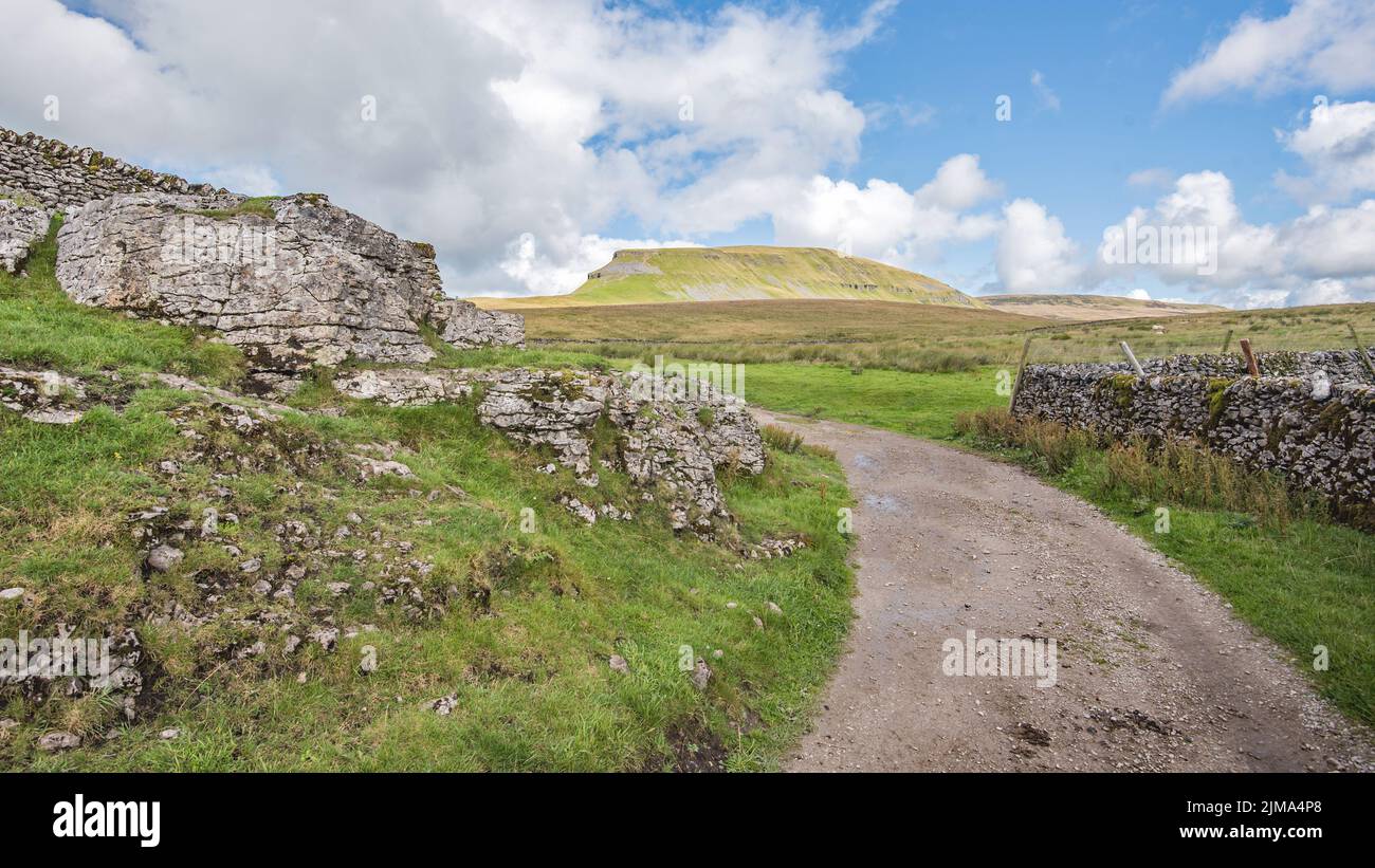 Yorkshire three peaks panoramic hi-res stock photography and images - Alamy