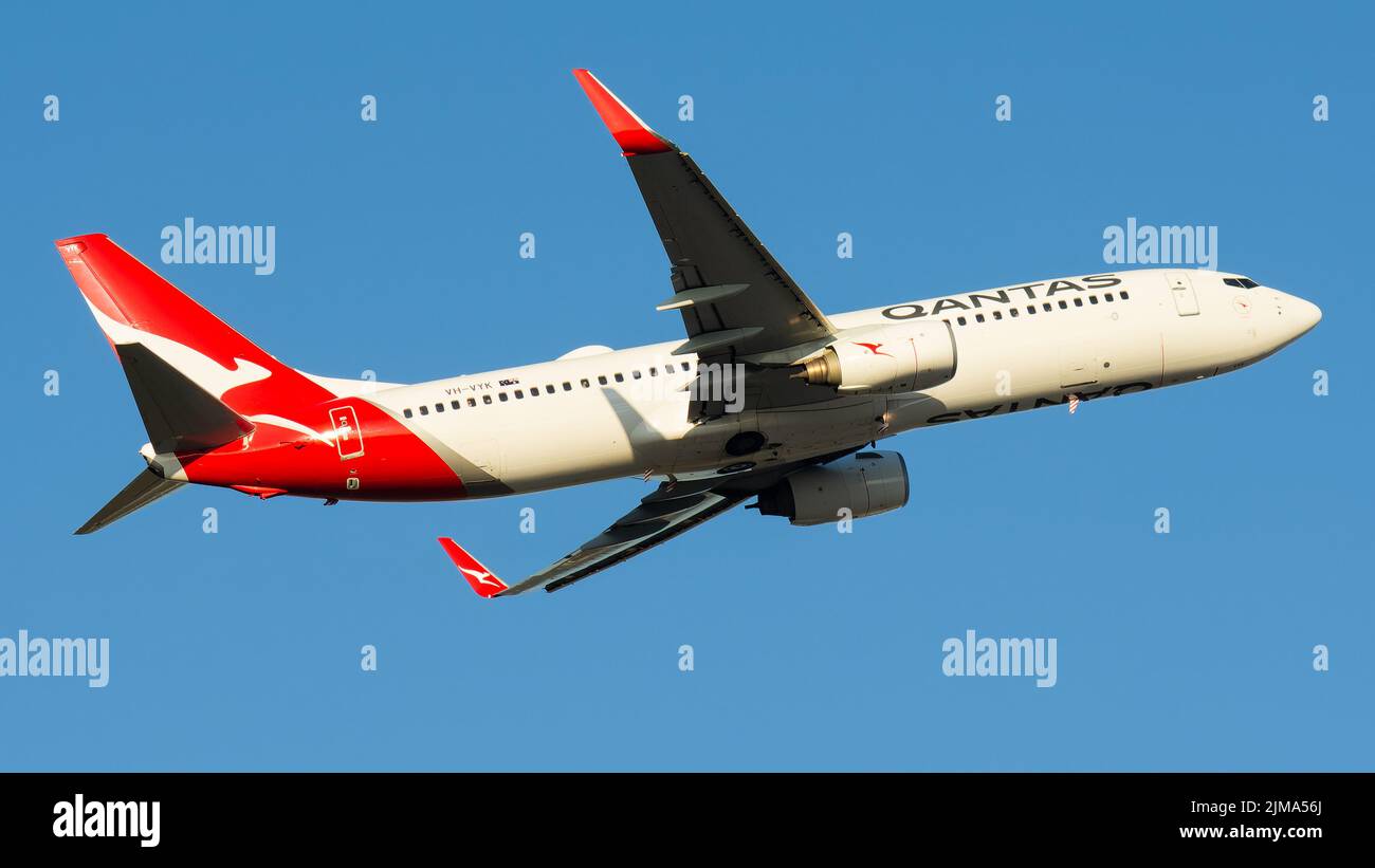 Qantas Boeing 737-800 VH-VYK on climb after taking off from Perth ...
