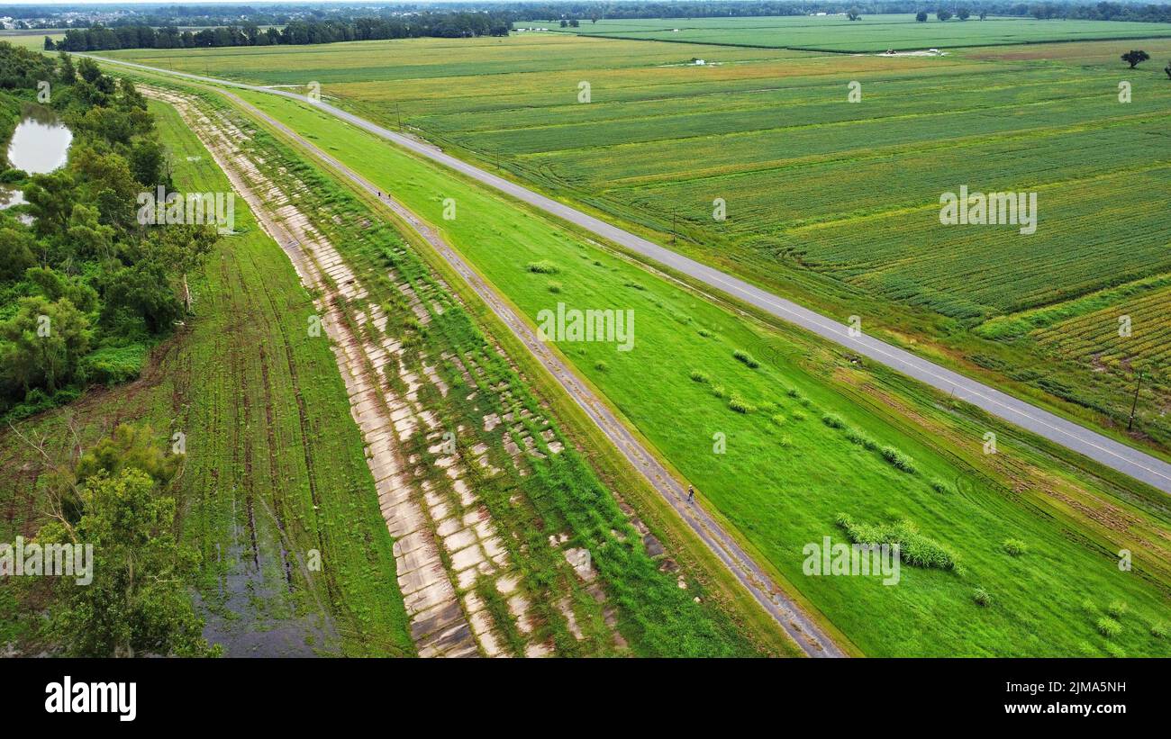 The bird's eye view over the Mississippi River outside of Baton Rouge ...