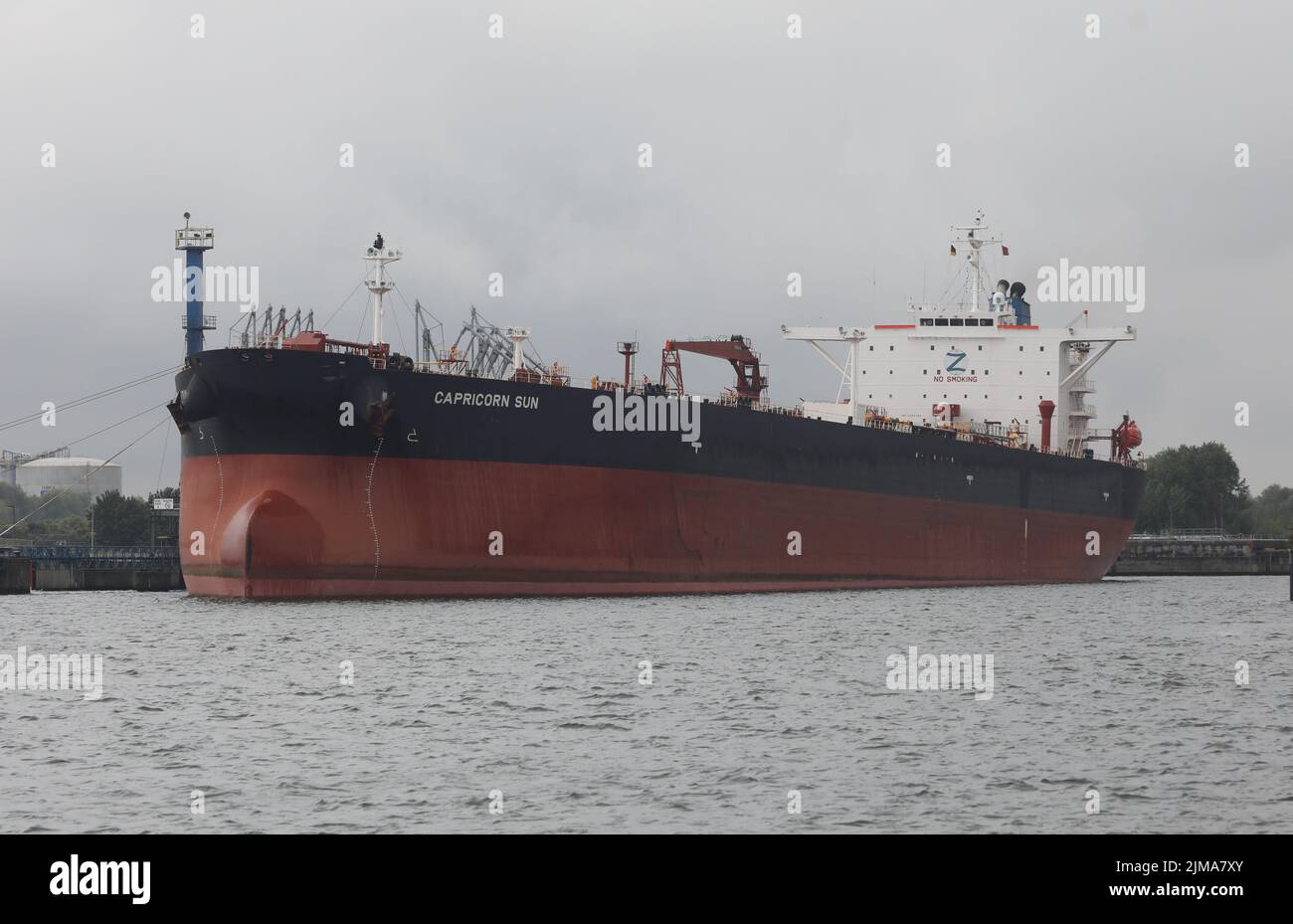Rostock, Germany. 05th Aug, 2022. View of the oil tanker "Capricon San ...