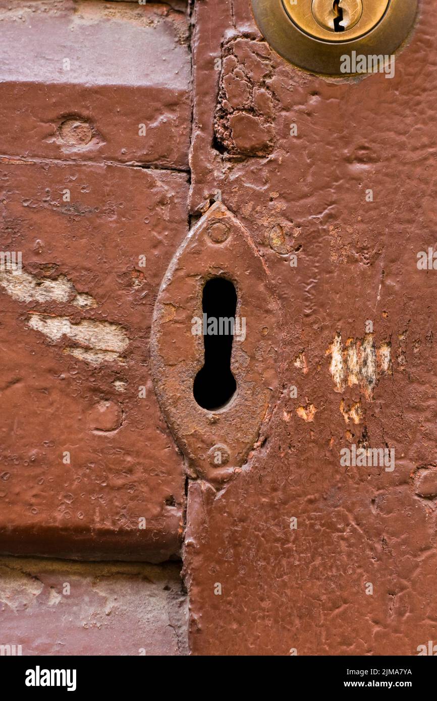 Old fashioned key keyhole hi-res stock photography and images - Alamy