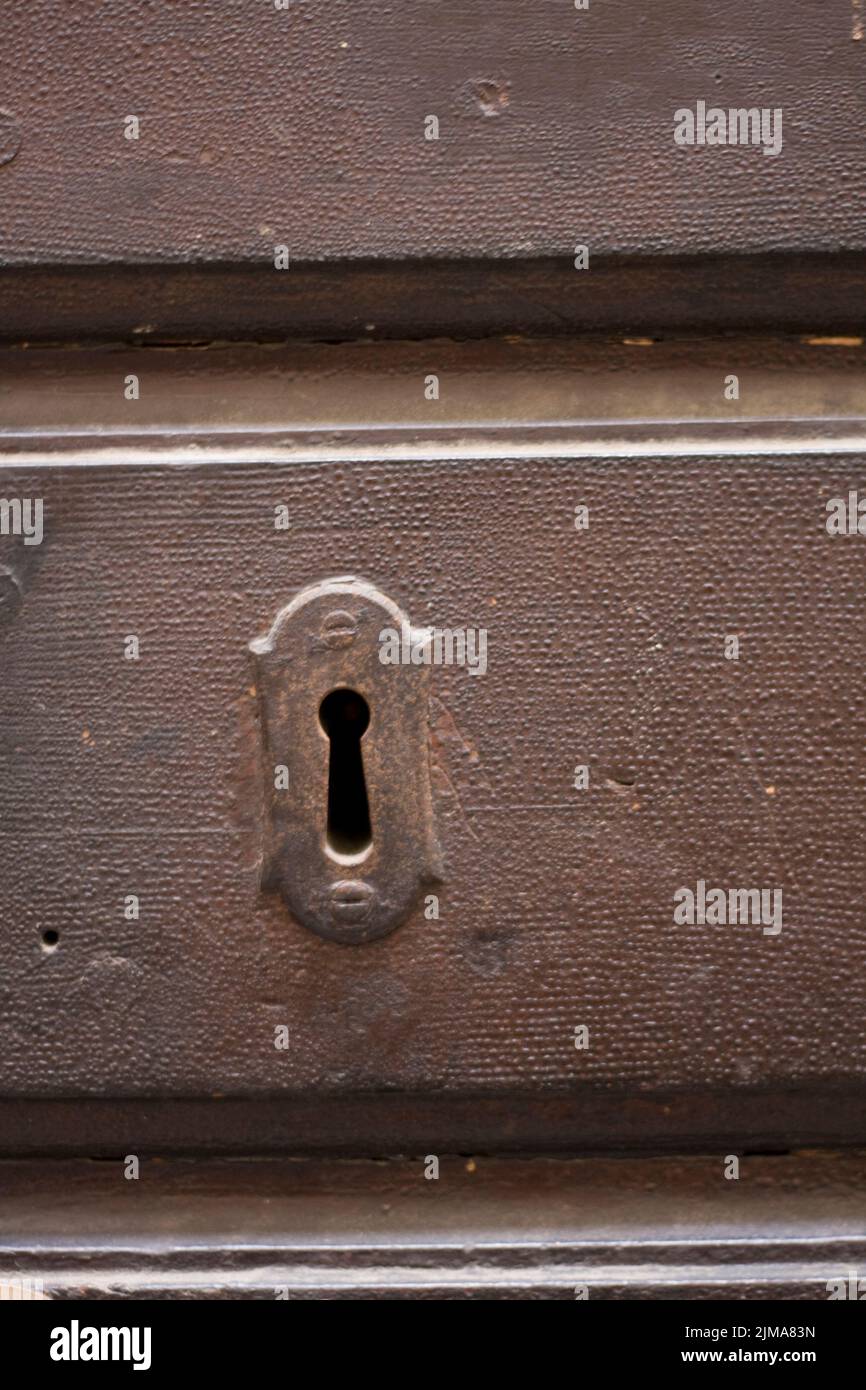 Old fashioned key keyhole hi-res stock photography and images - Alamy