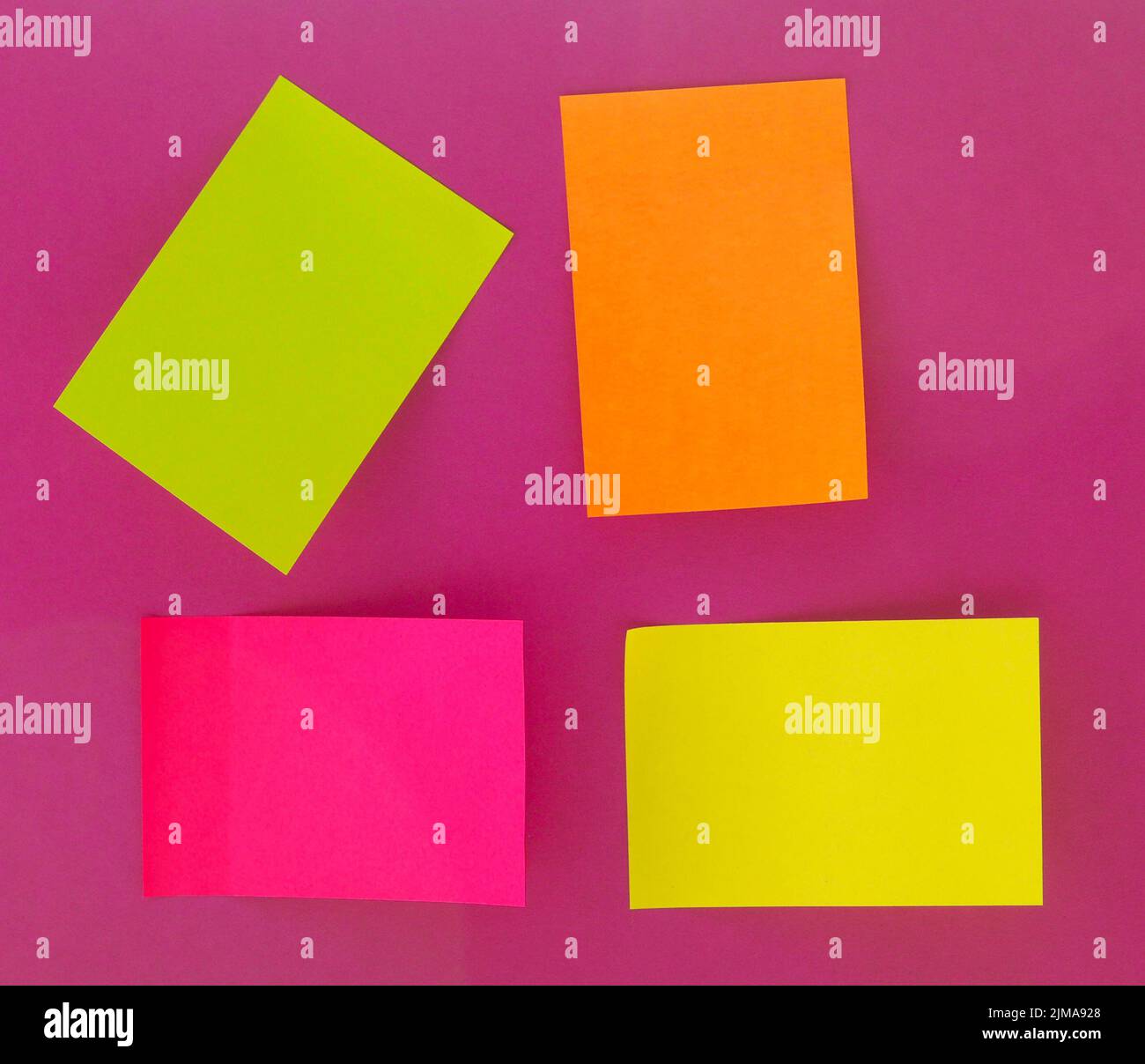 Red sticky notes hi-res stock photography and images - Alamy