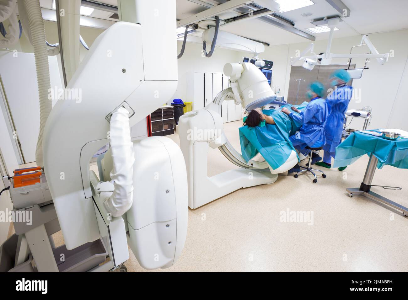 Hi-tech surgery hospital scanner Stock Photo - Alamy