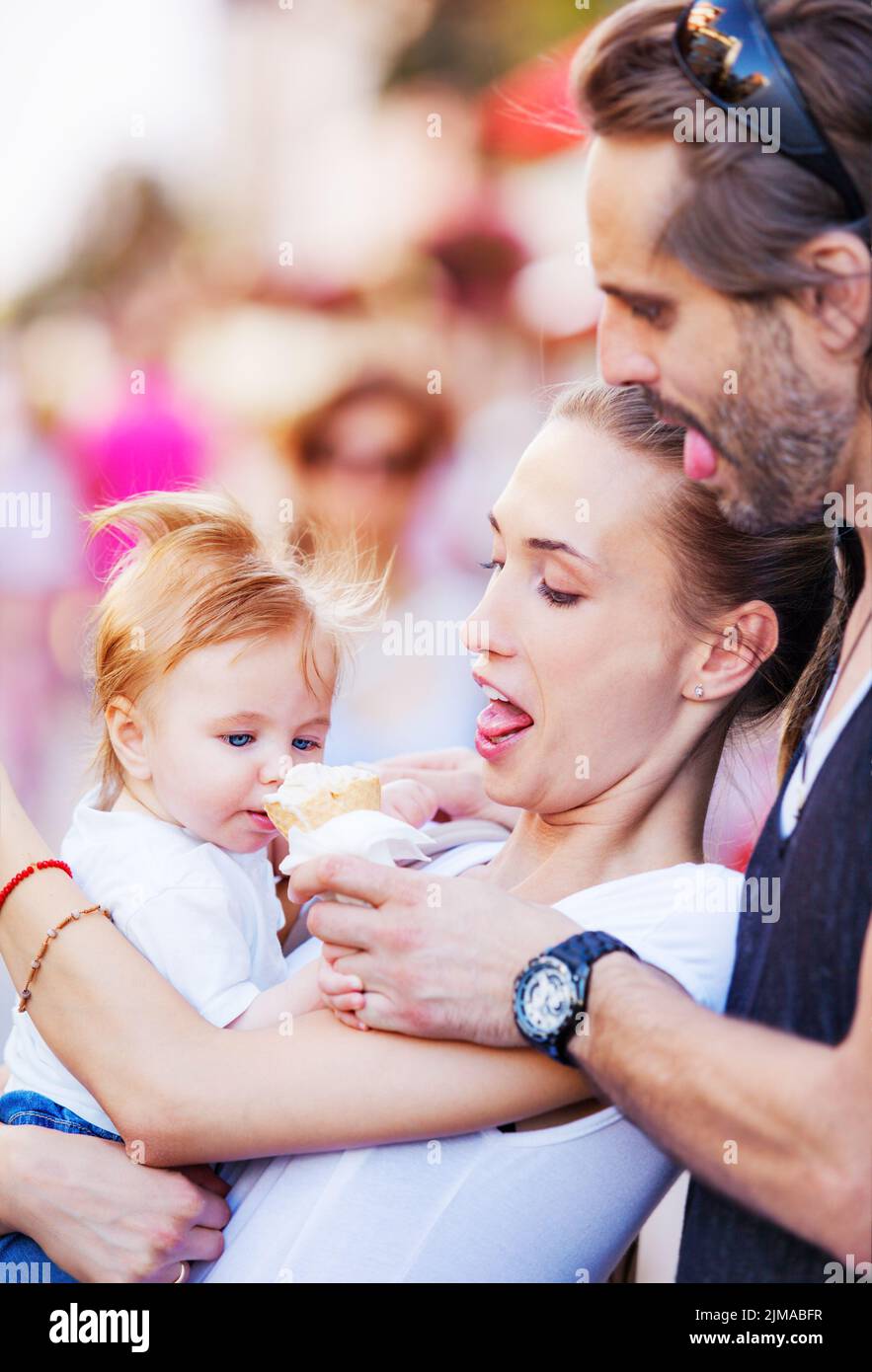 Family ice cream hi-res stock photography and images - Alamy