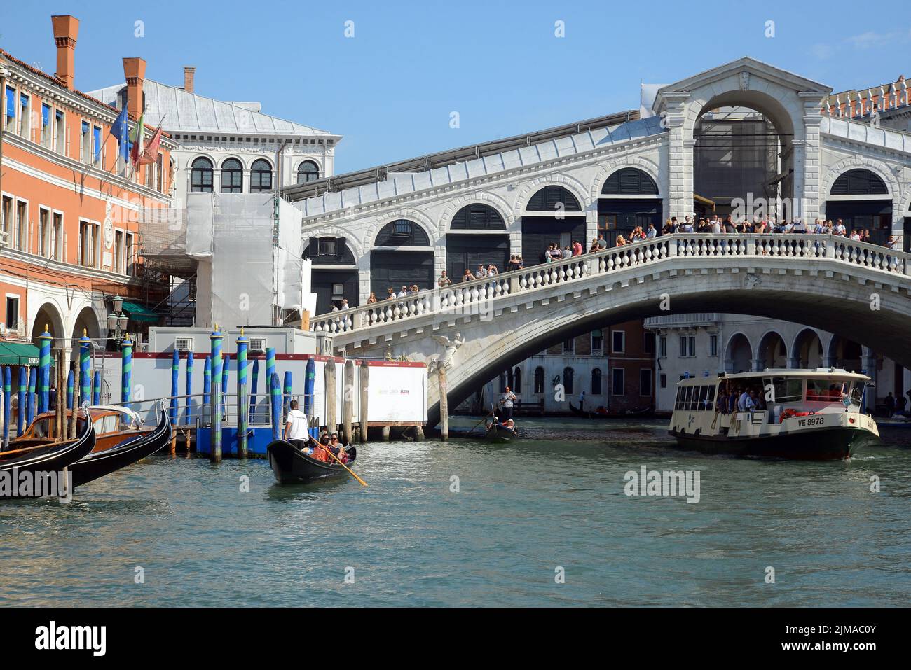 Ponte rialto fragment hi-res stock photography and images - Alamy