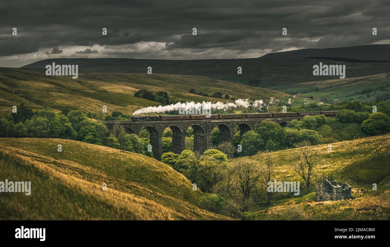 45690 Leander steam locomotive crossing Dent Head Viaduct on the Settle ...