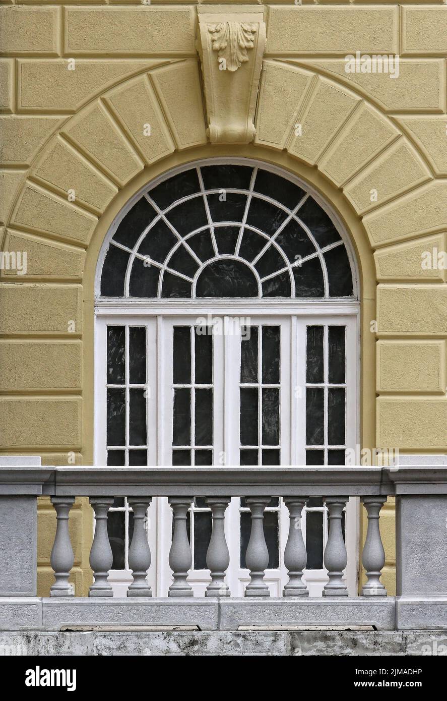 Decorative window frame hi-res stock photography and images - Alamy