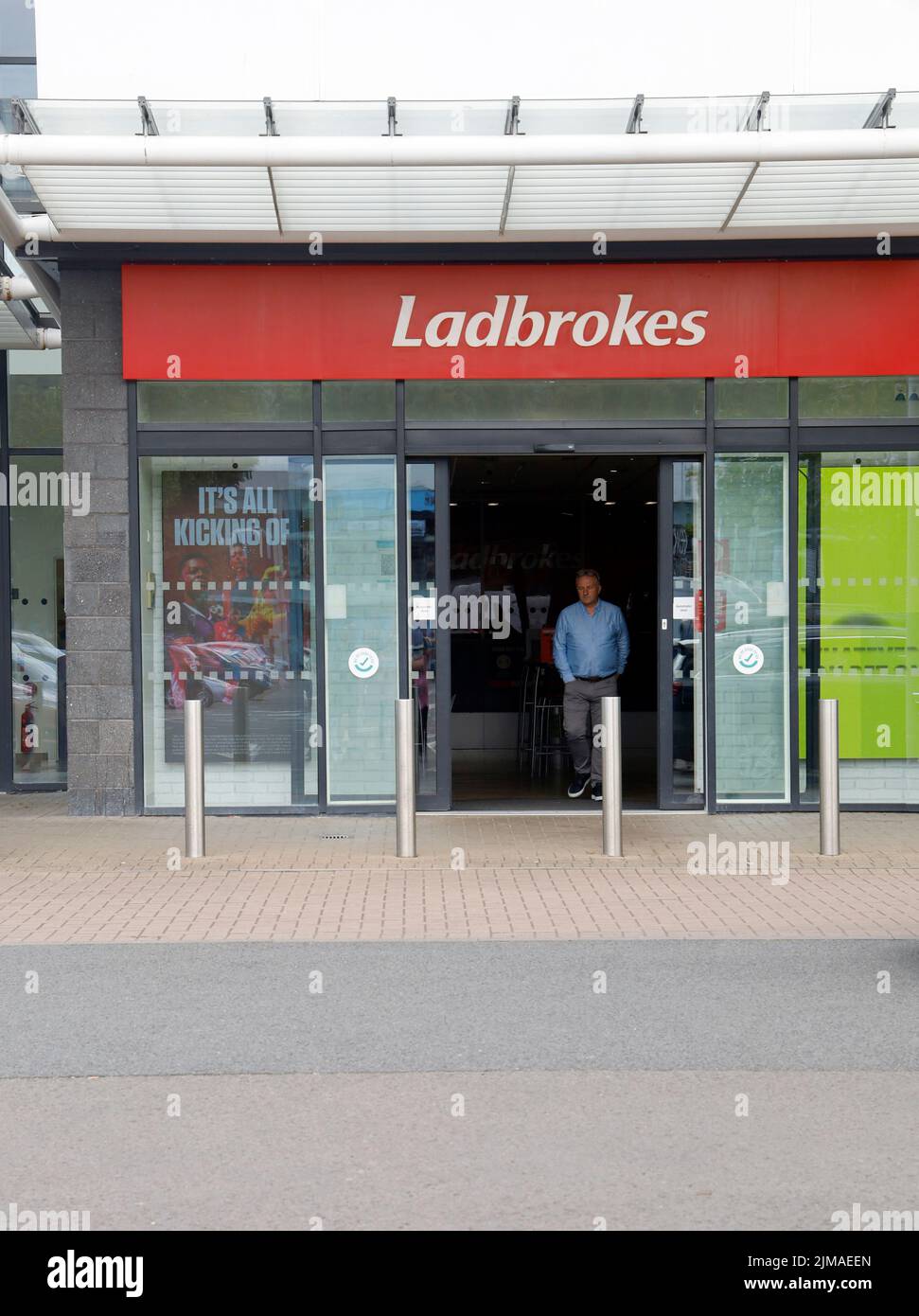 Ladbrokes store hi-res stock photography and images - Alamy