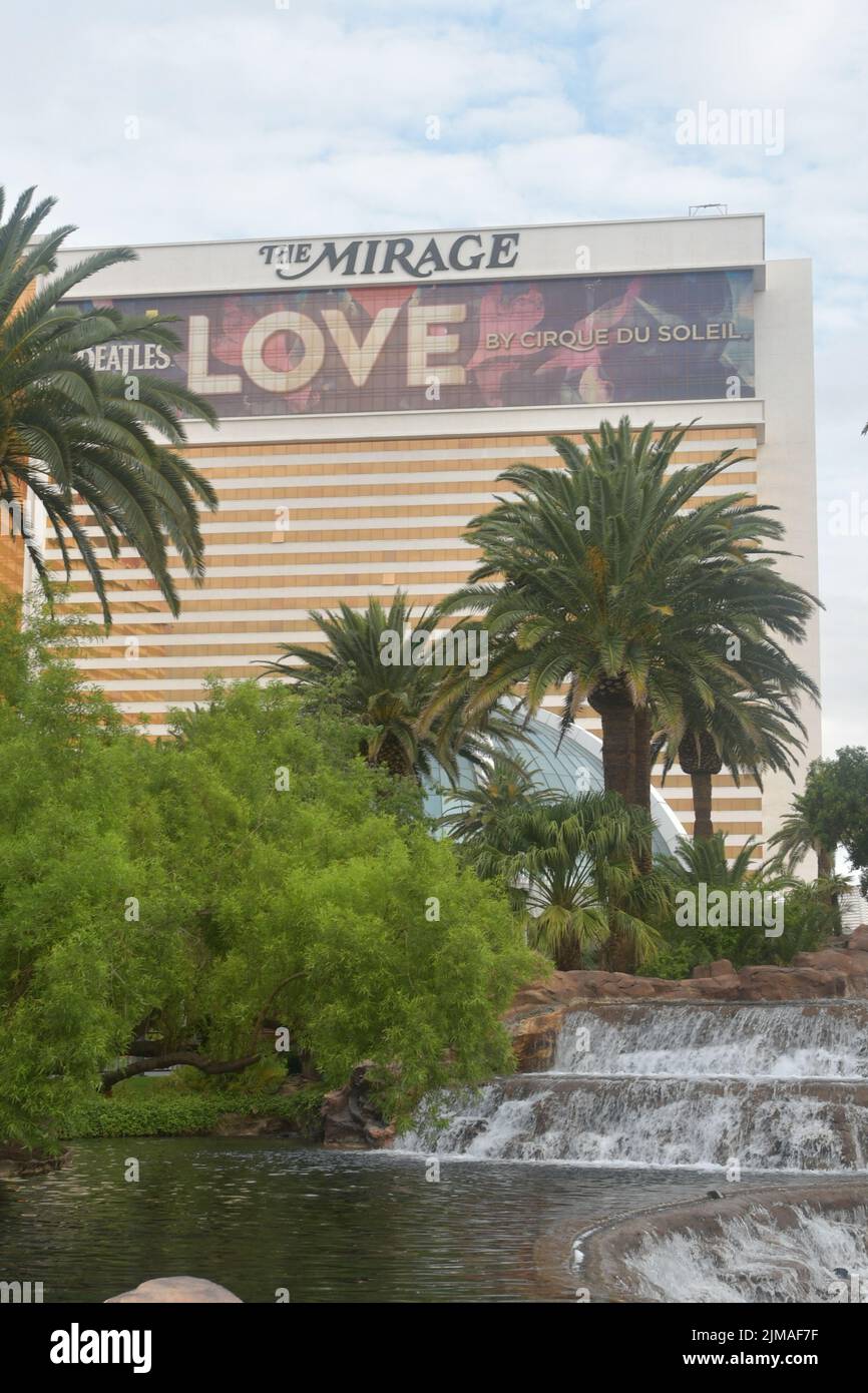 Shooting at the mirage las vegas hi-res stock photography and images ...